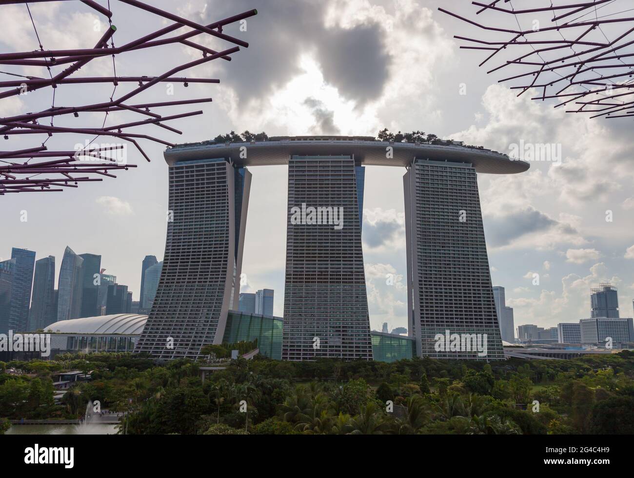 Singapore tallest building hi-res stock photography and images - Alamy