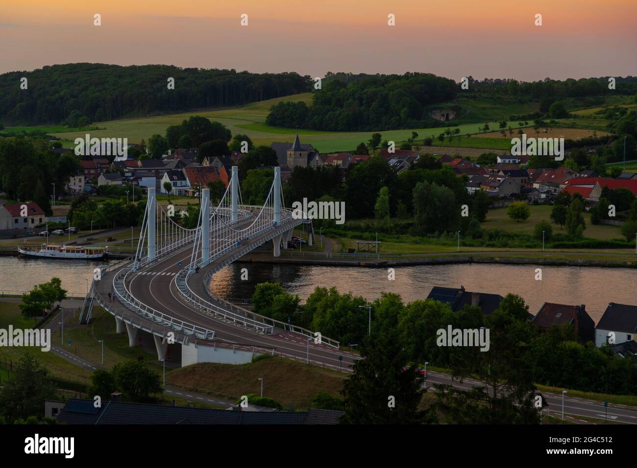 A scenic and picturesque view on the rolling hills of the Netherlands ...