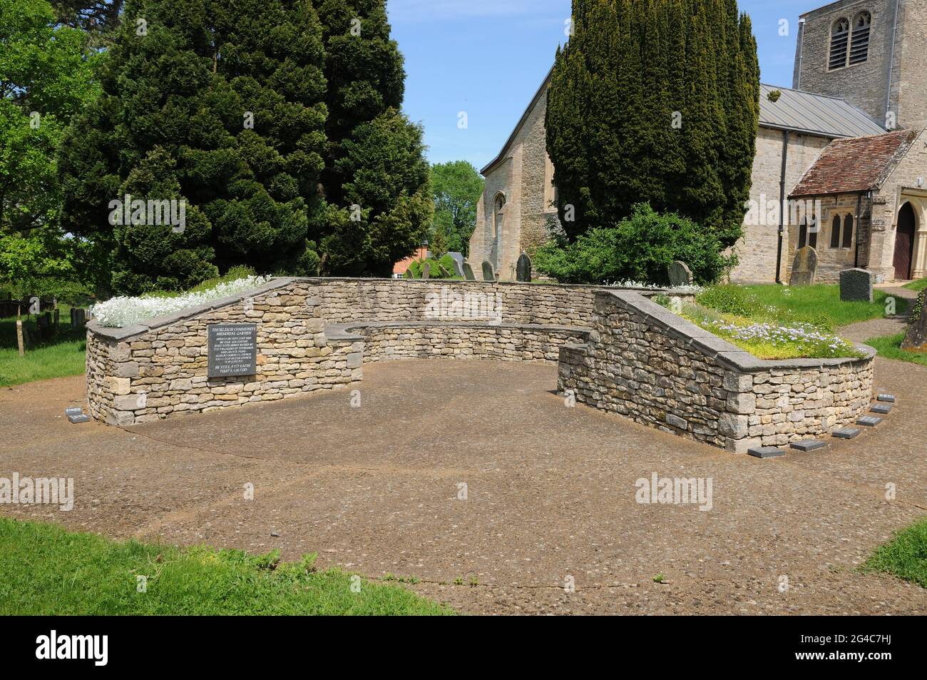 Thurleigh Community Memorial Garden, St Peter's Church, Thurleigh ...