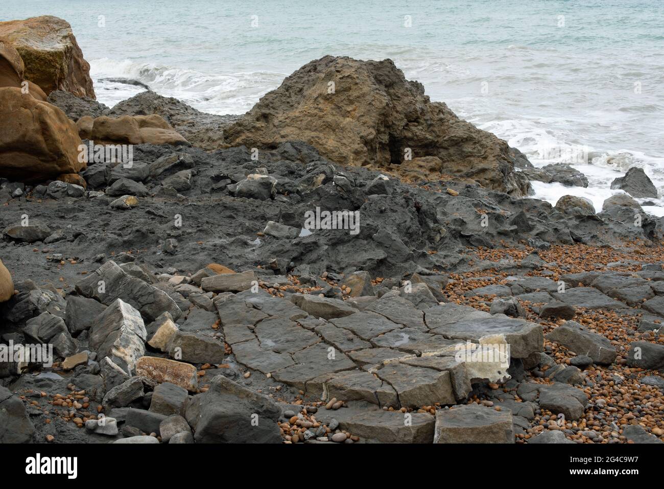 Jurassic coast cliff collapse hi-res stock photography and images - Alamy