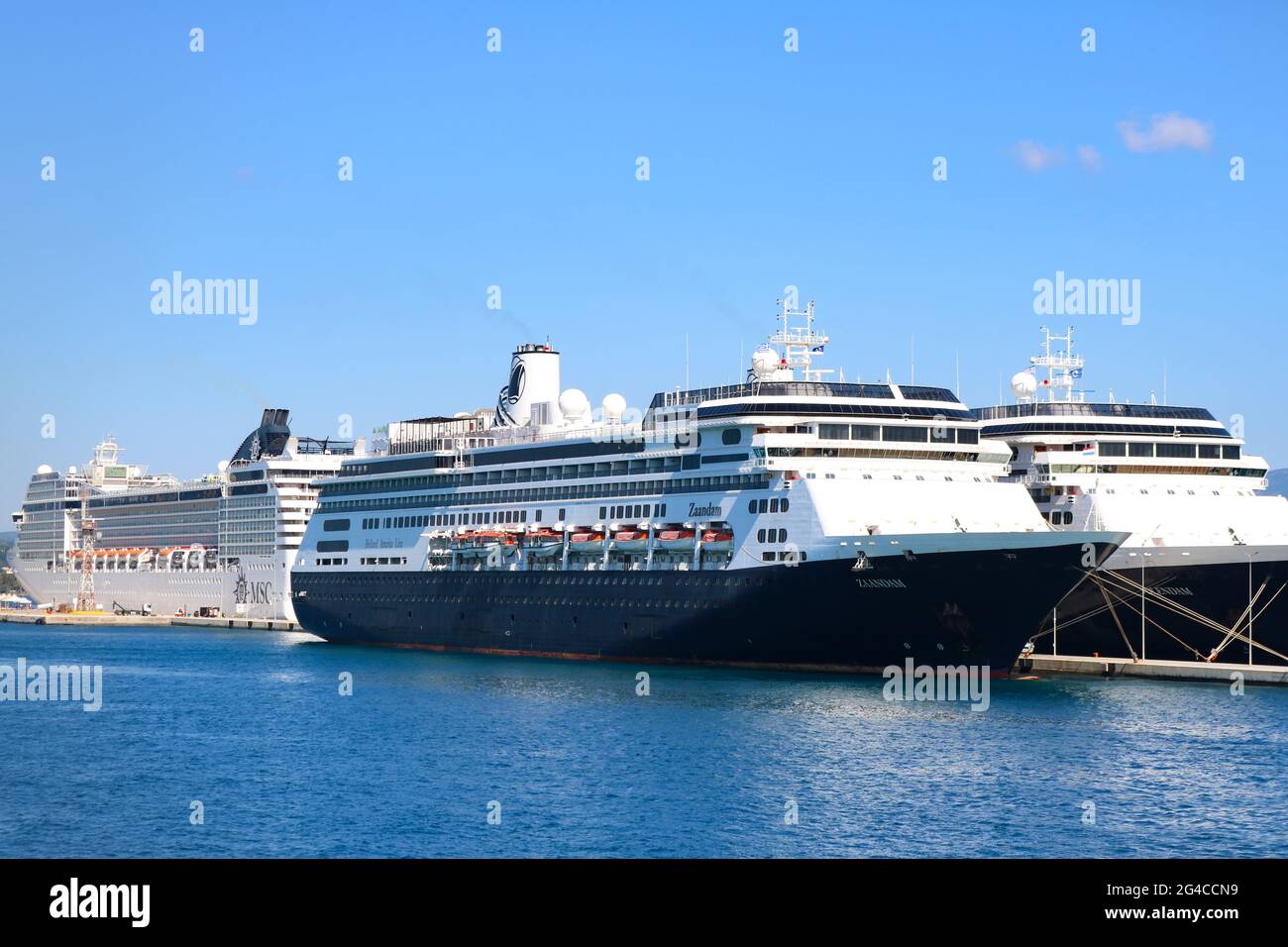 A cruise ship in the sea Stock Photo - Alamy