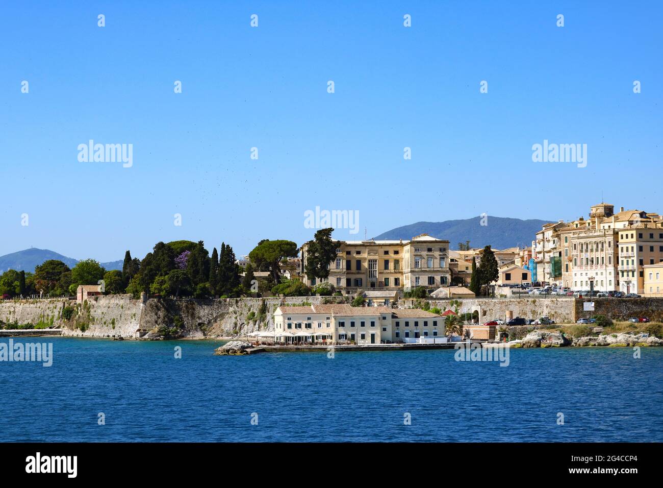 Nature and sea buildings hi-res stock photography and images - Alamy