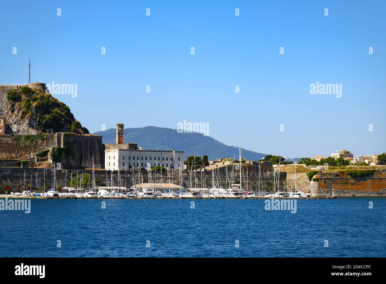 Ocean daylight buildings hi-res stock photography and images - Alamy