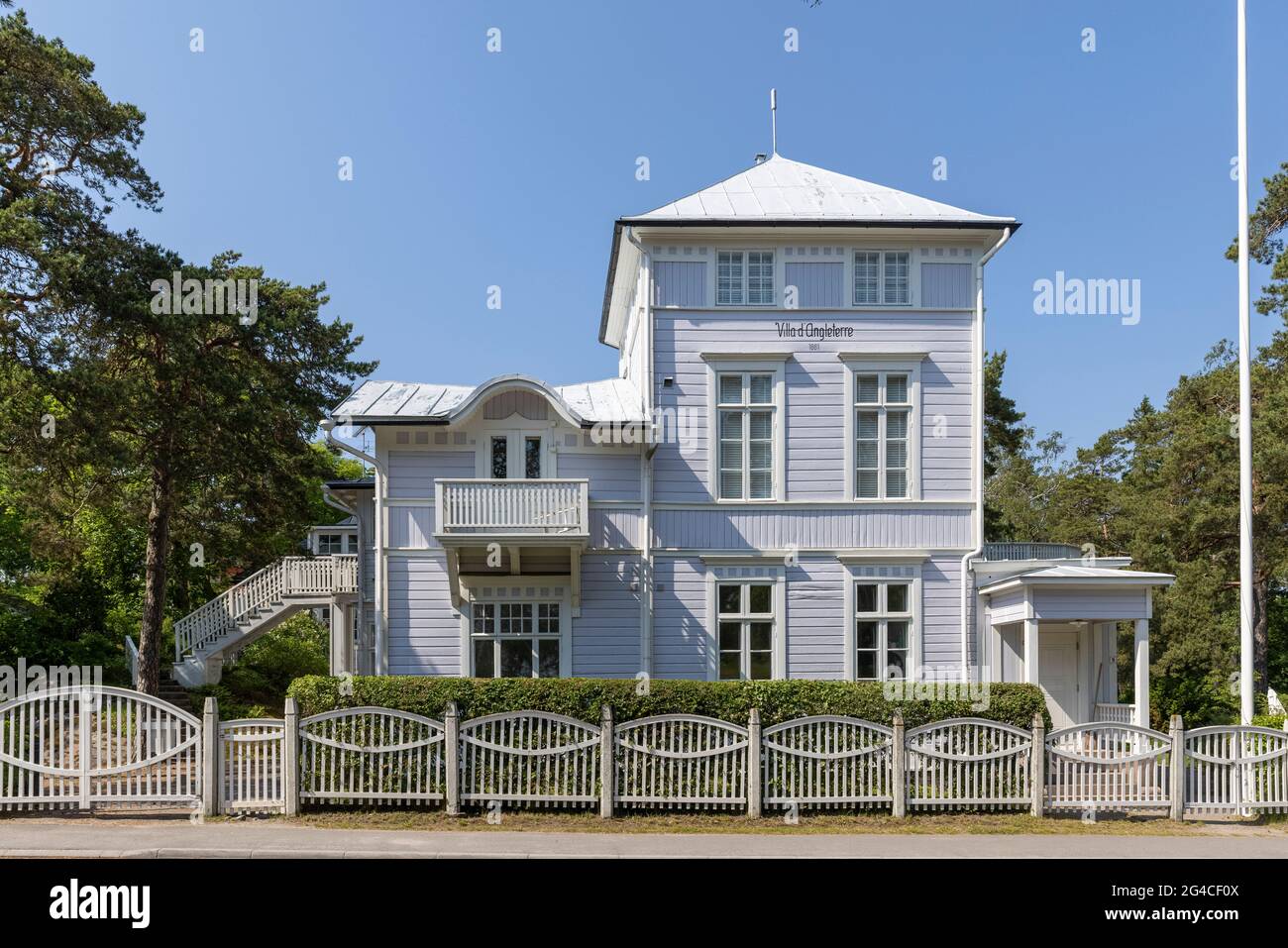 Traditional wooden buildings are typical in Hanko cityscape Stock Photo ...