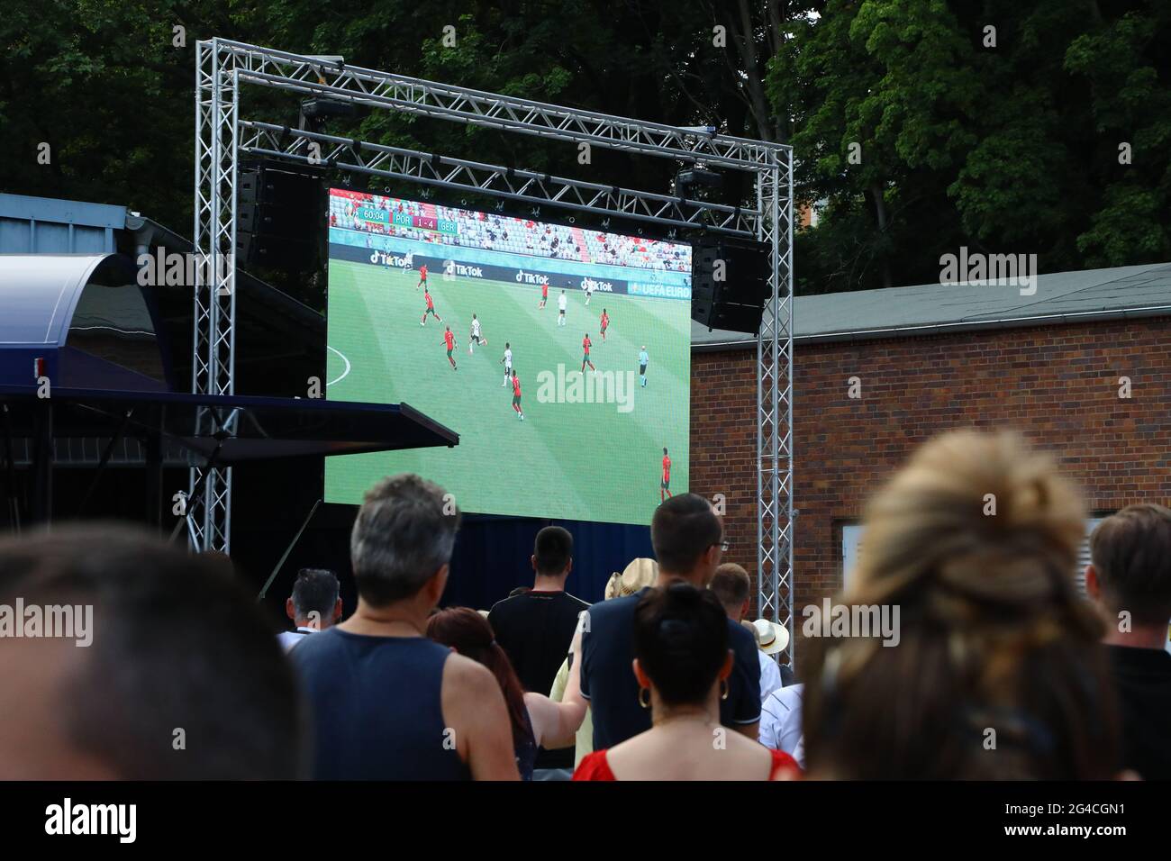 Public Viewing UEFA EM 2021 Portugal gegen Deutschland Kulturbrauerei ...