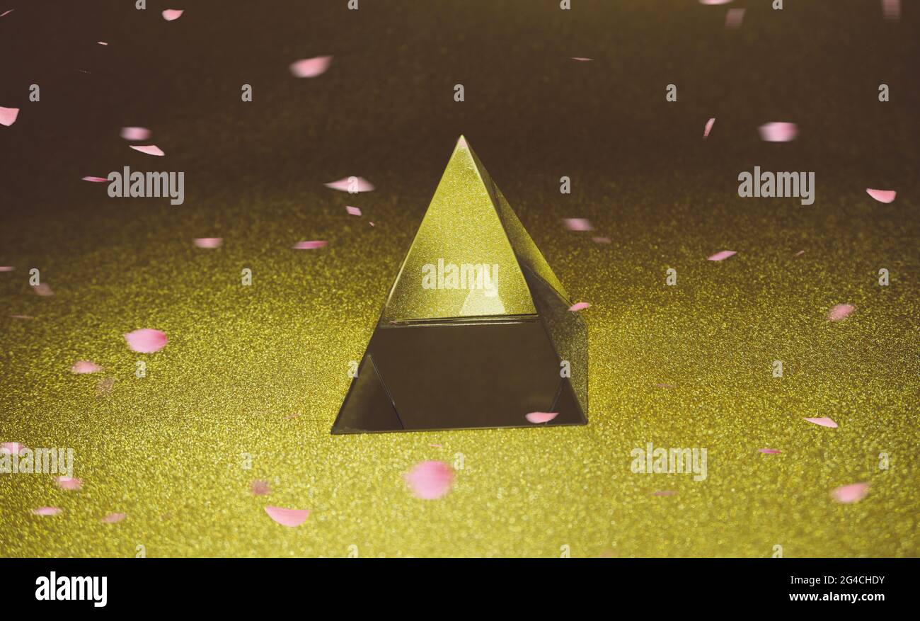 Crystal pyramid hi-res stock photography and images - Alamy