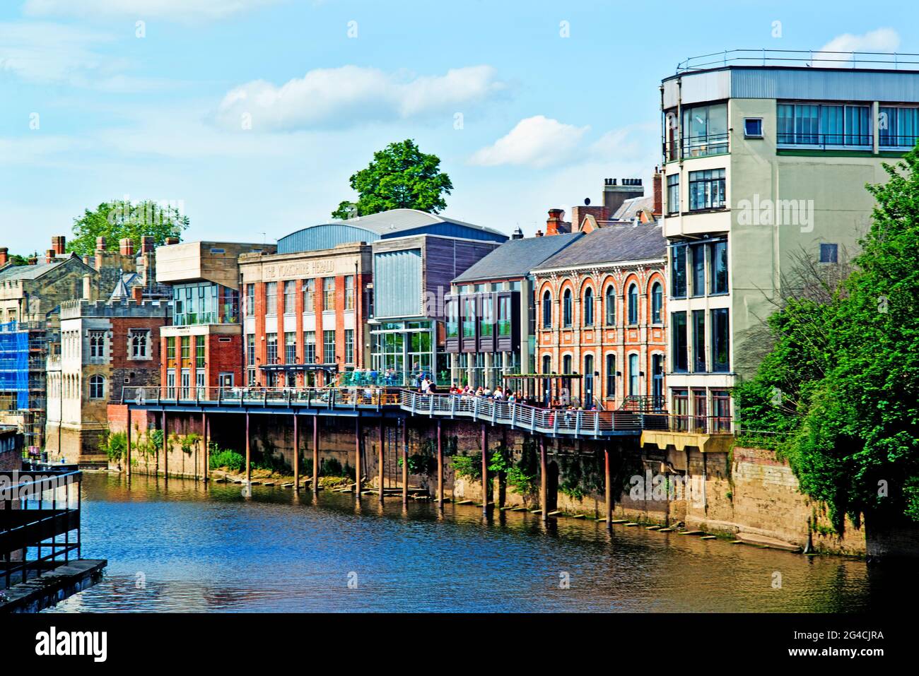 Bars and Restaurants at the Bck of Lendal overlooking River Ouse, York ...