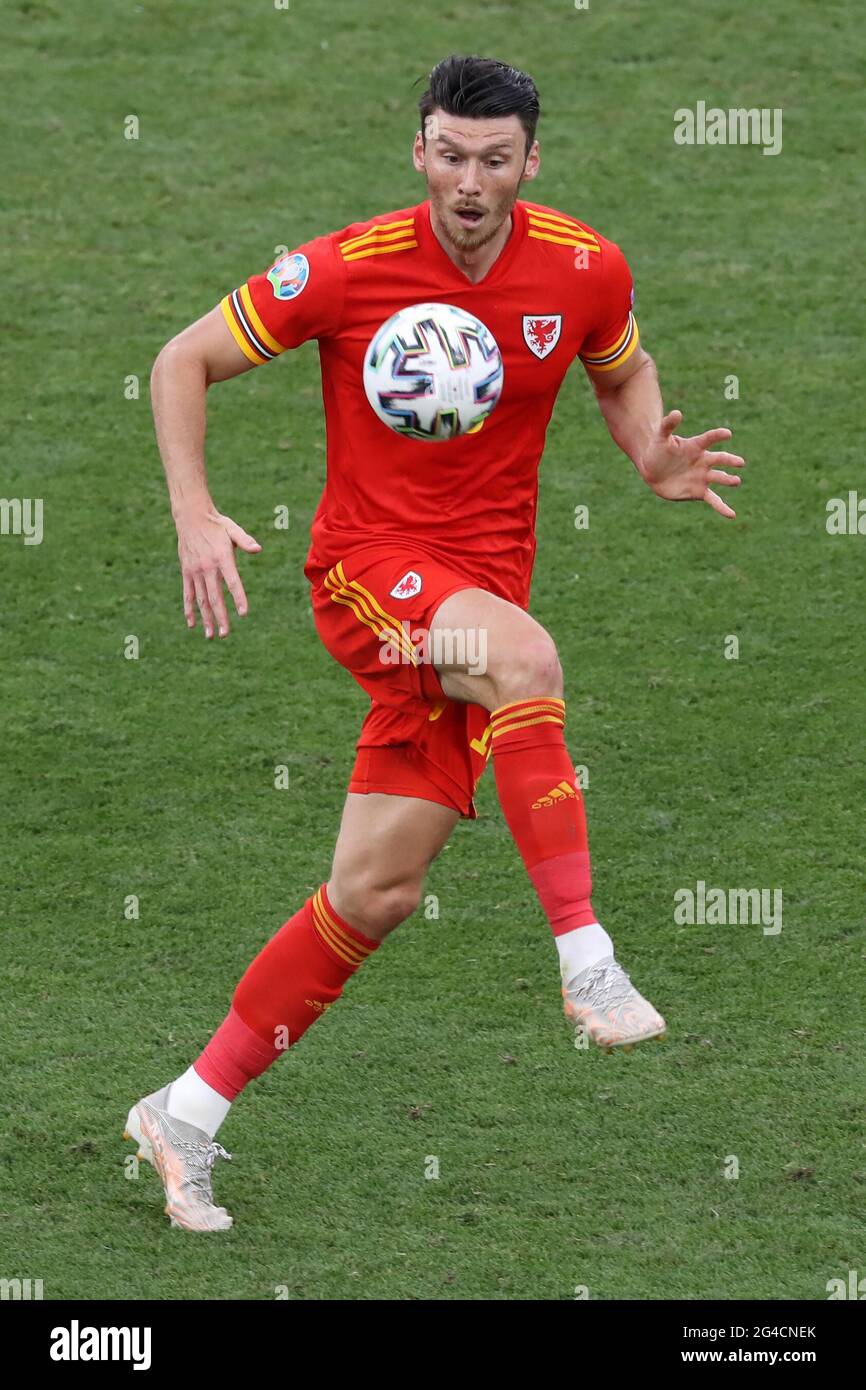 Kieffer moore wales international hi-res stock photography and images ...