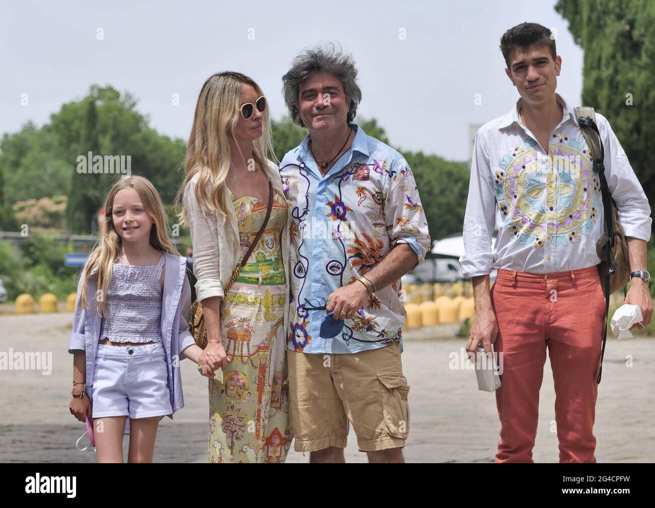 Family outfit hi-res stock photography and images - Alamy