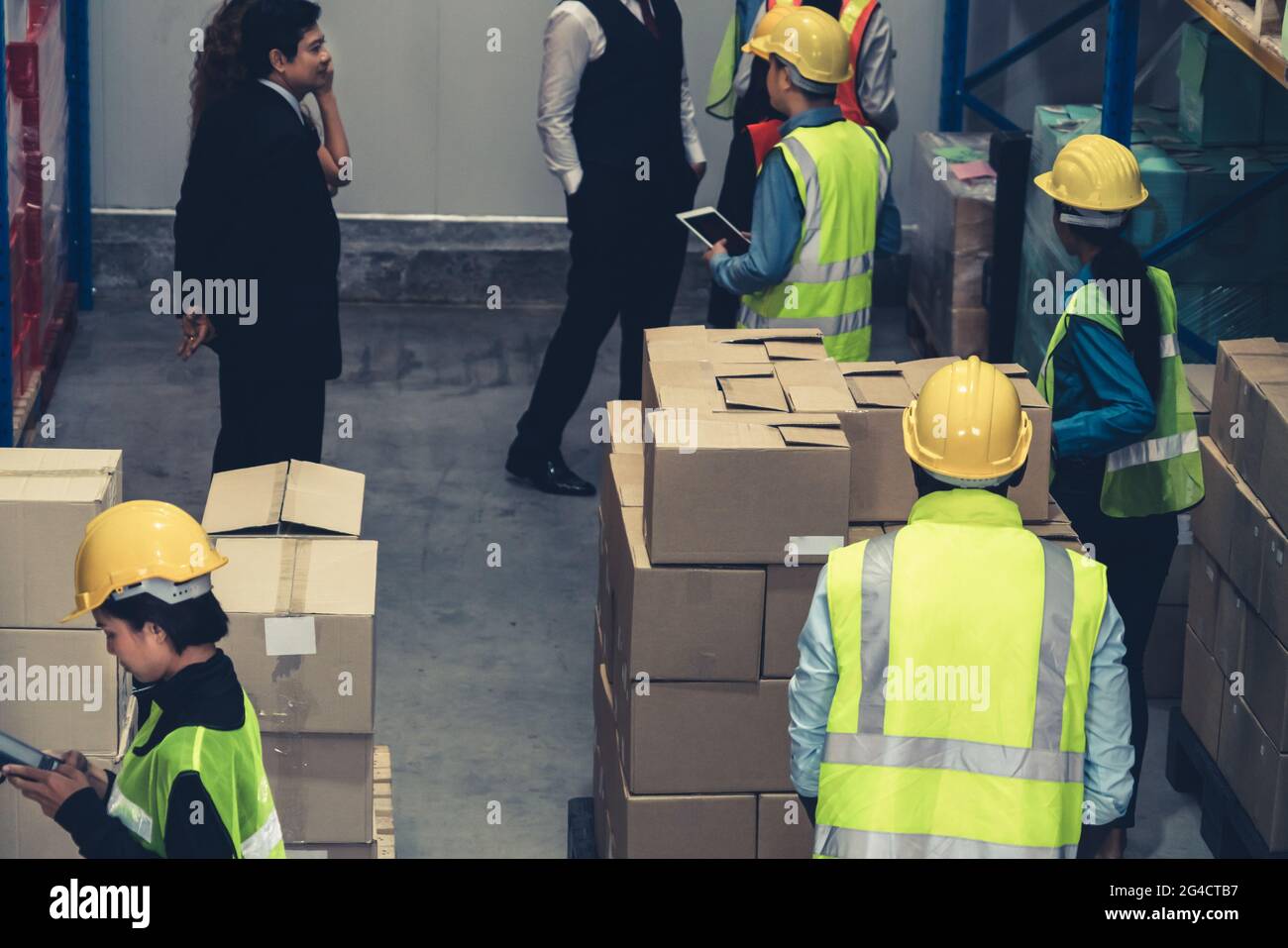 Supply chain factory workers hi-res stock photography and images - Alamy