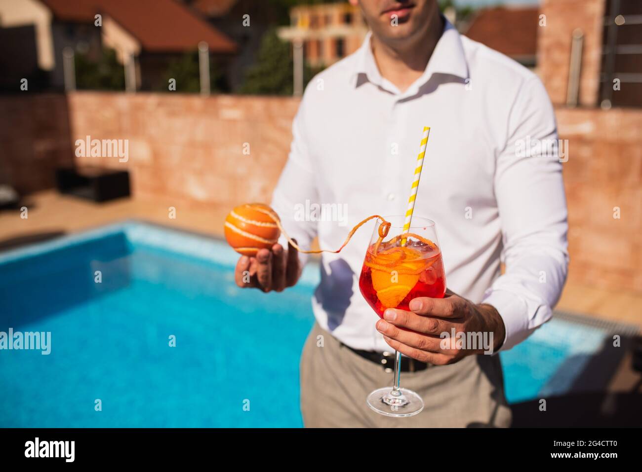 Food waiter pool hi-res stock photography and images - Alamy