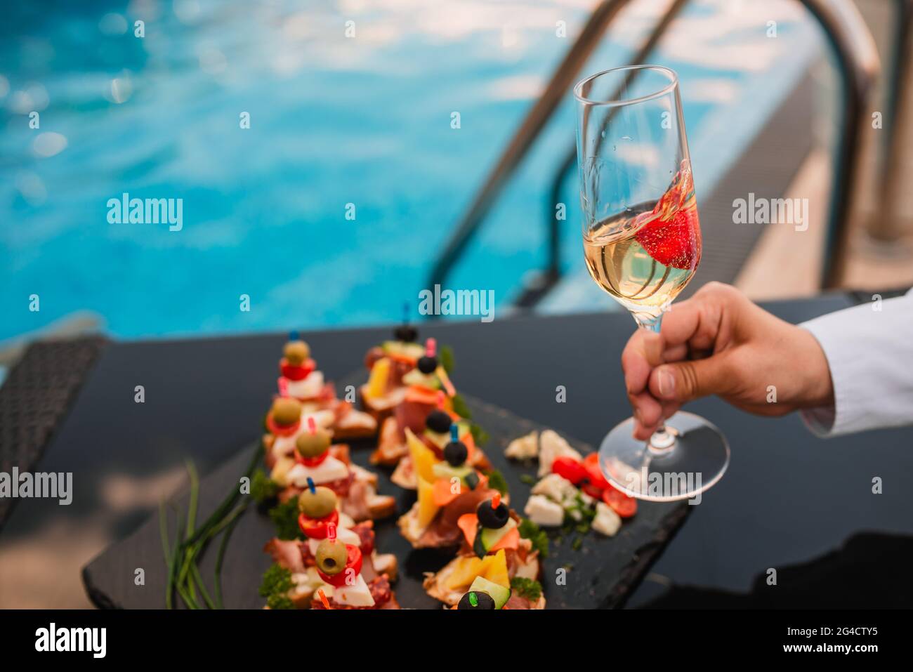 Hotel buffet pool hi-res stock photography and images - Alamy
