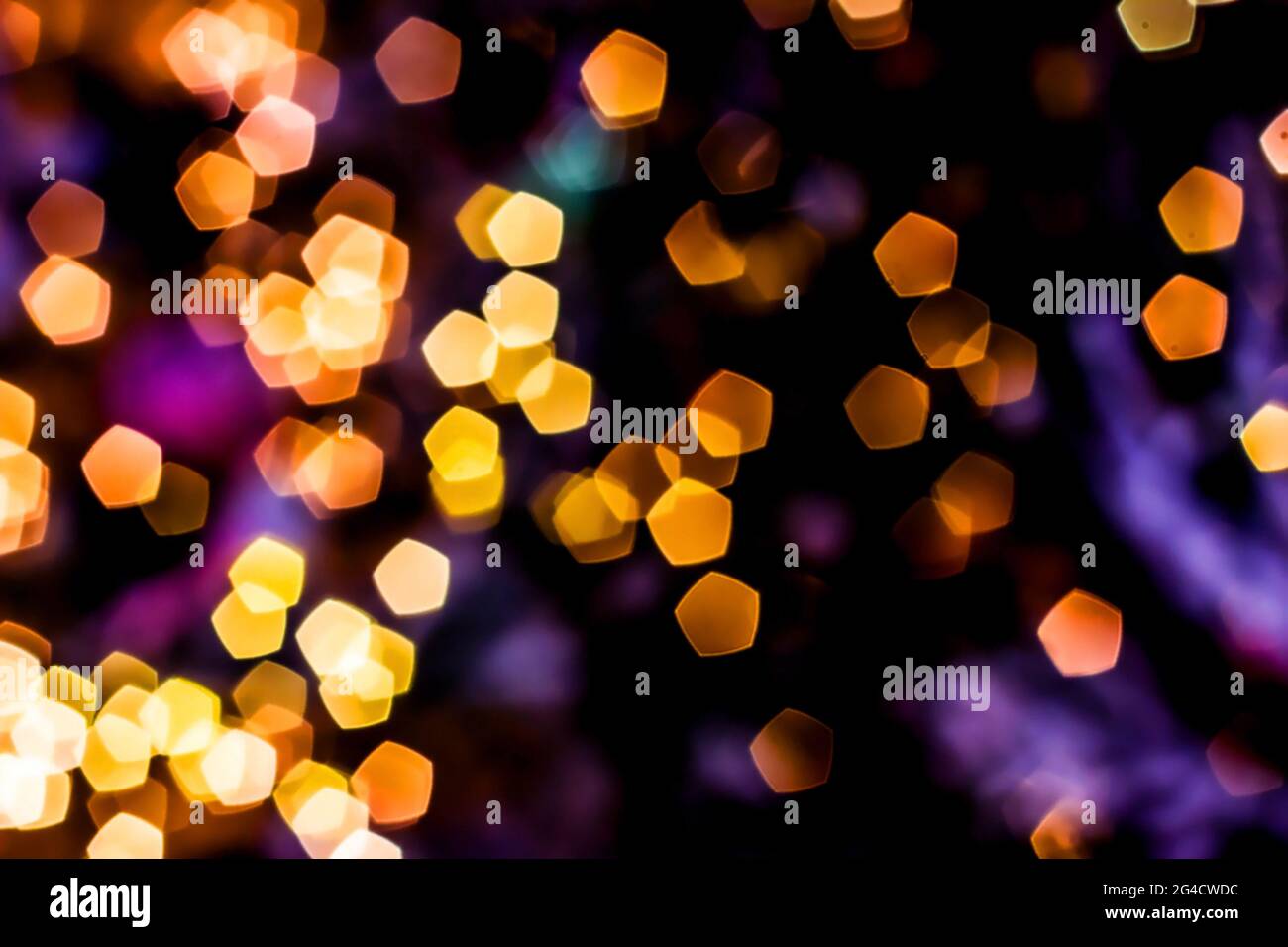 Golden yellow night lights hi-res stock photography and images - Alamy