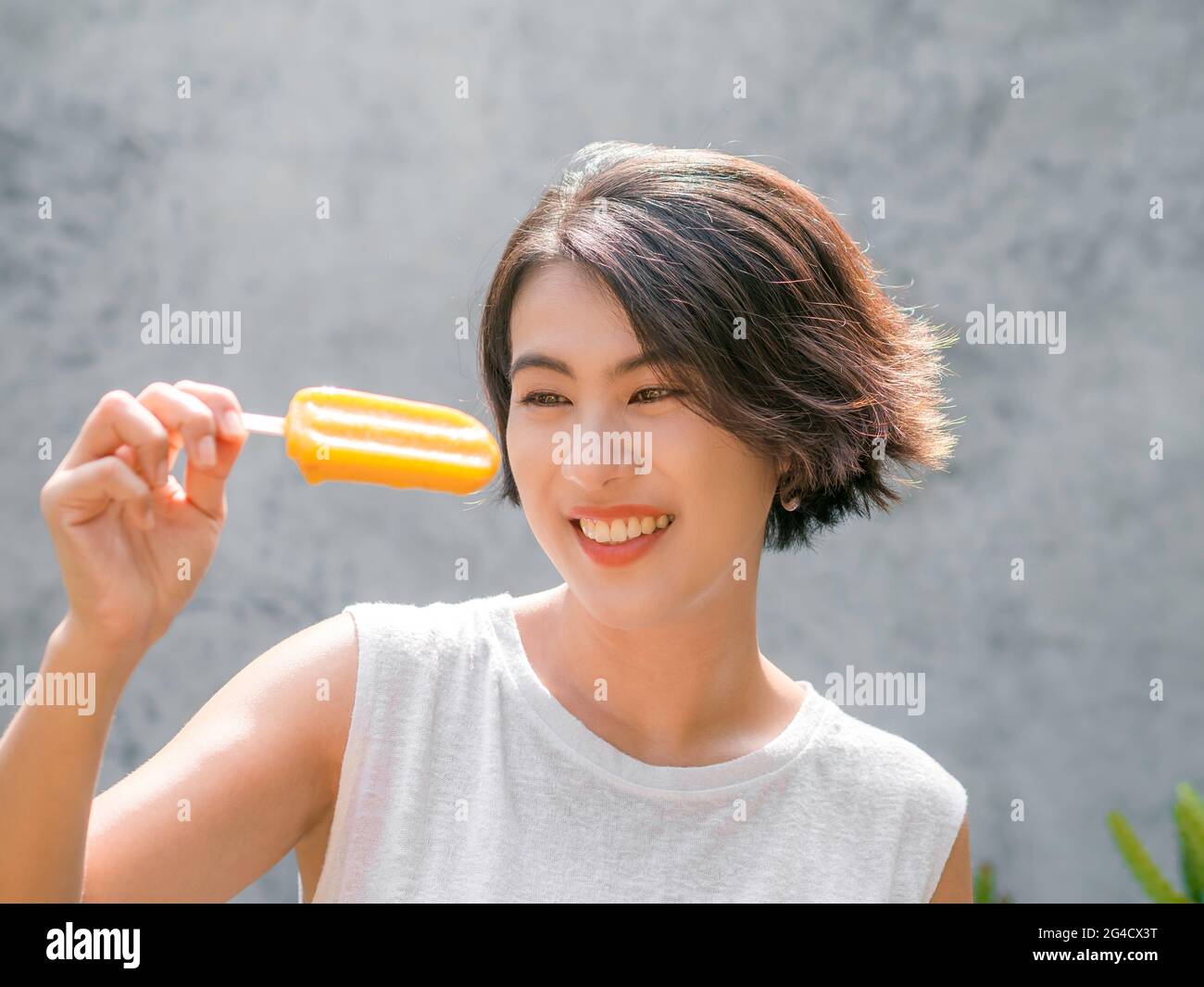 Woman outdoors white shirt hi-res stock photography and images - Alamy