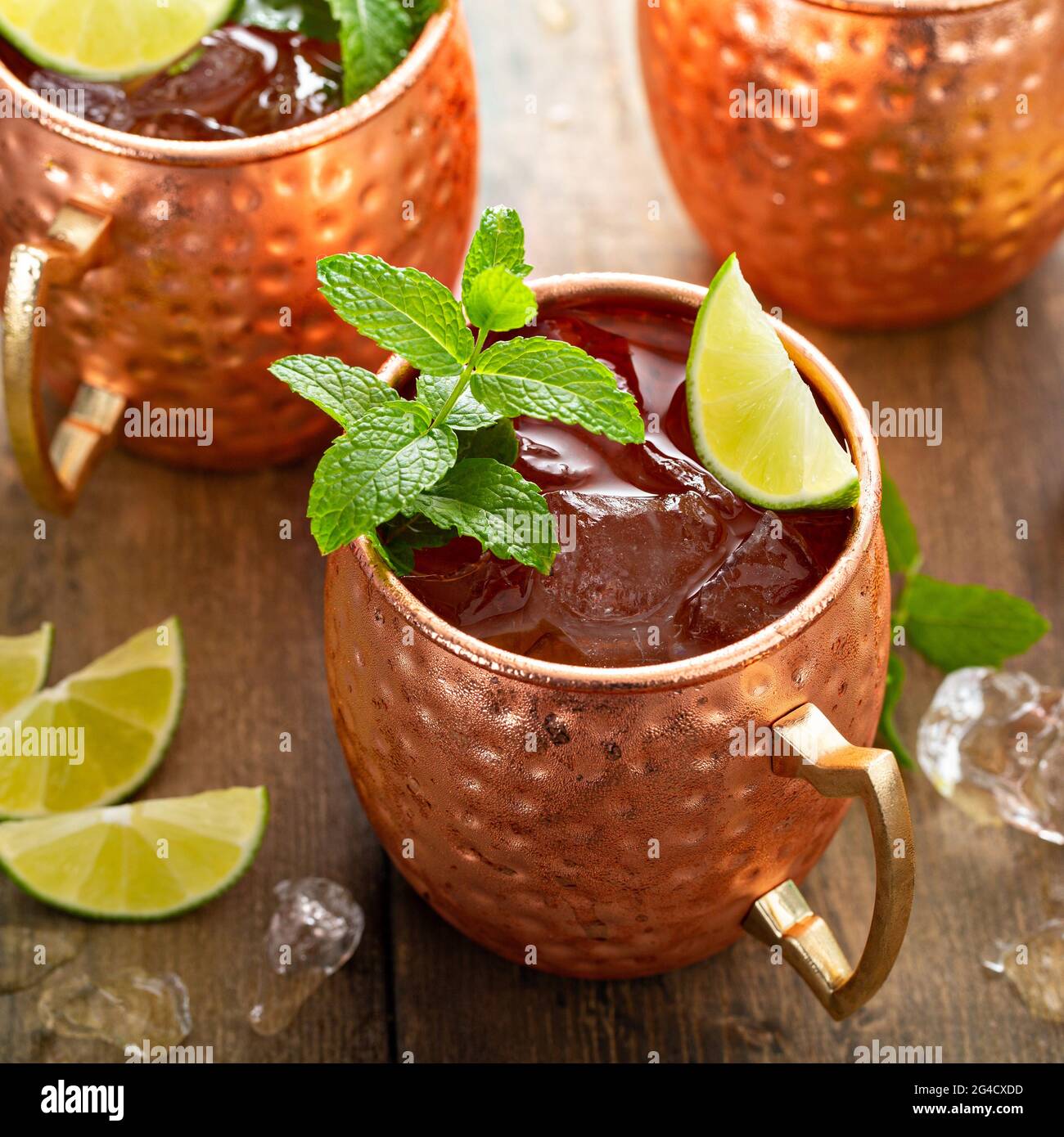 Traditional Moscow Mule in classic copper mugs Stock Photo - Alamy