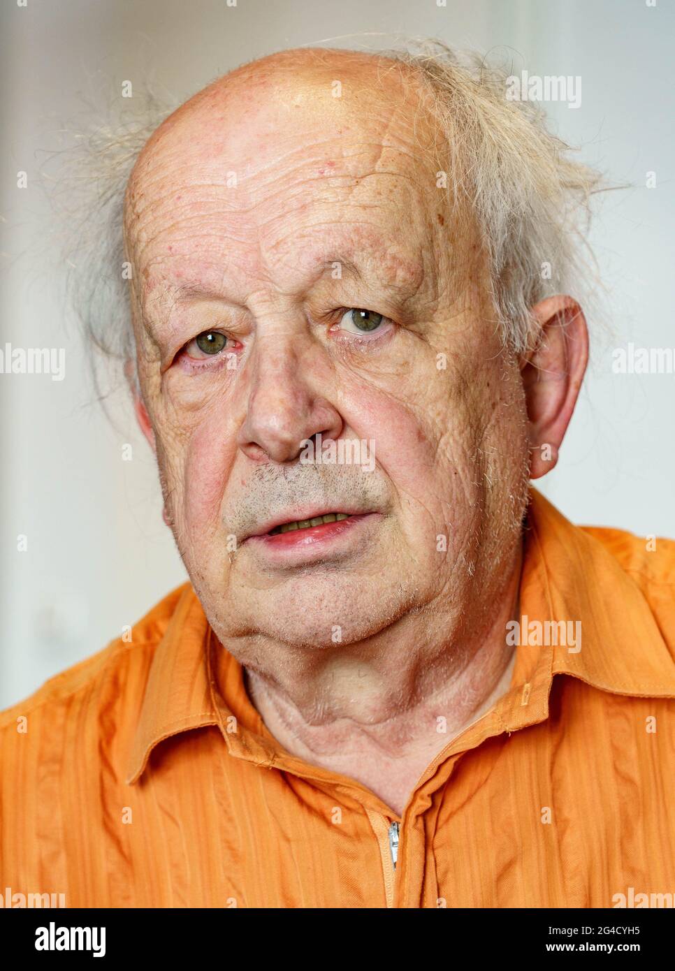 Hamburg, Germany. 15th June, 2021. Günter Zint, neighborhood legend and ...