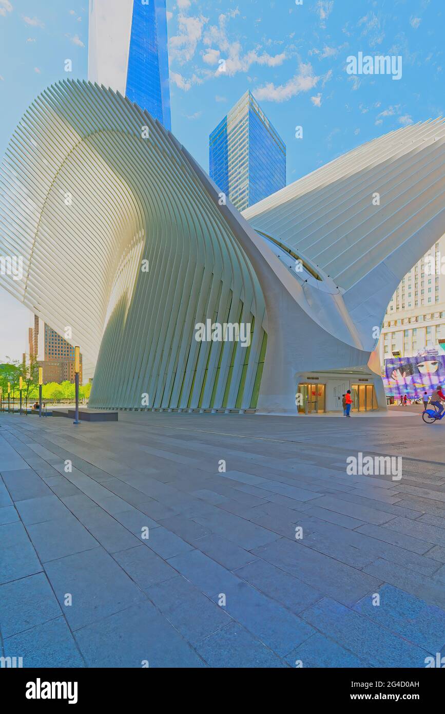 Oculus World Trade Center Train Station Stock Photo - Alamy