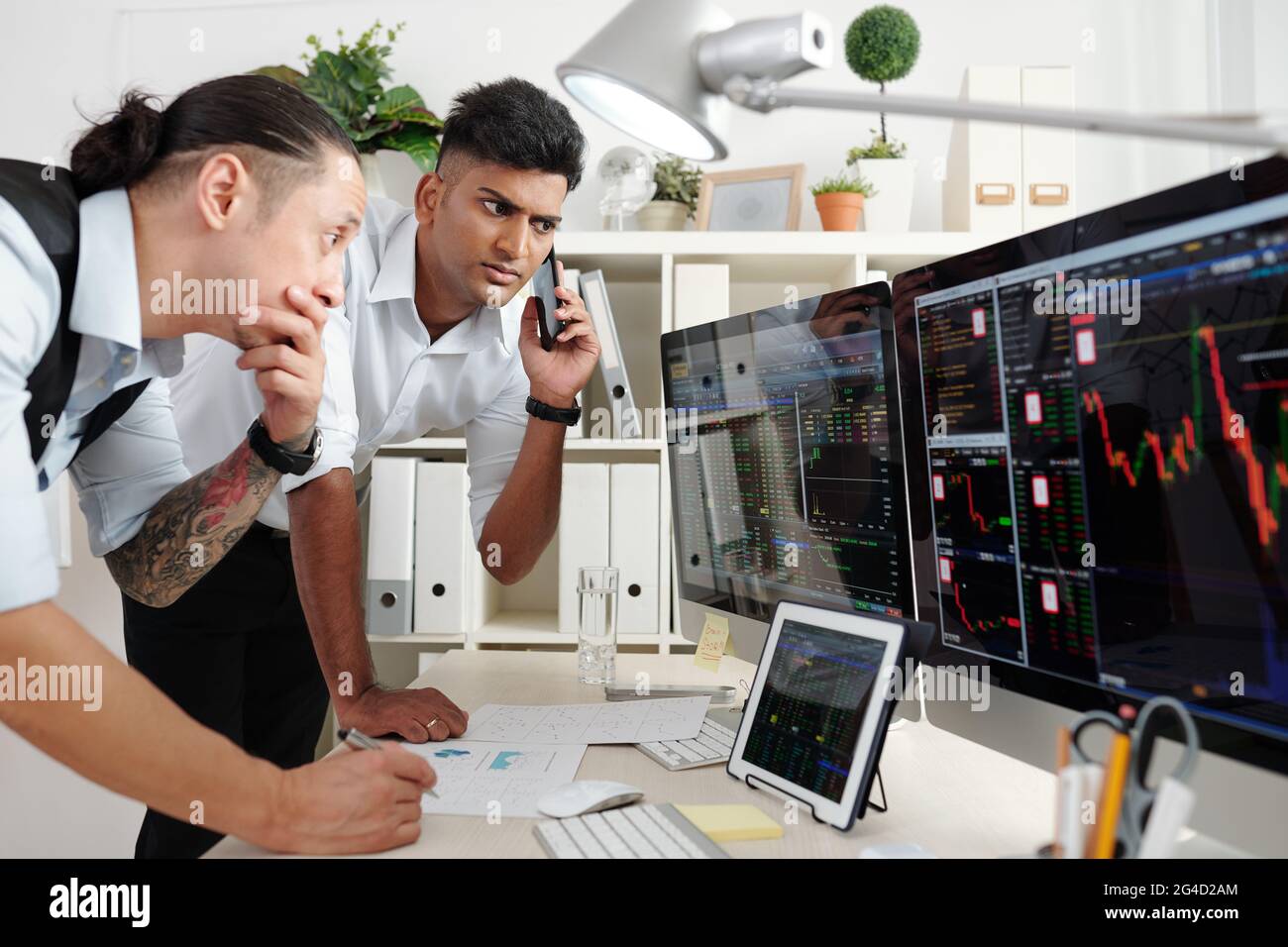 Index indices charts hi-res stock photography and images - Alamy