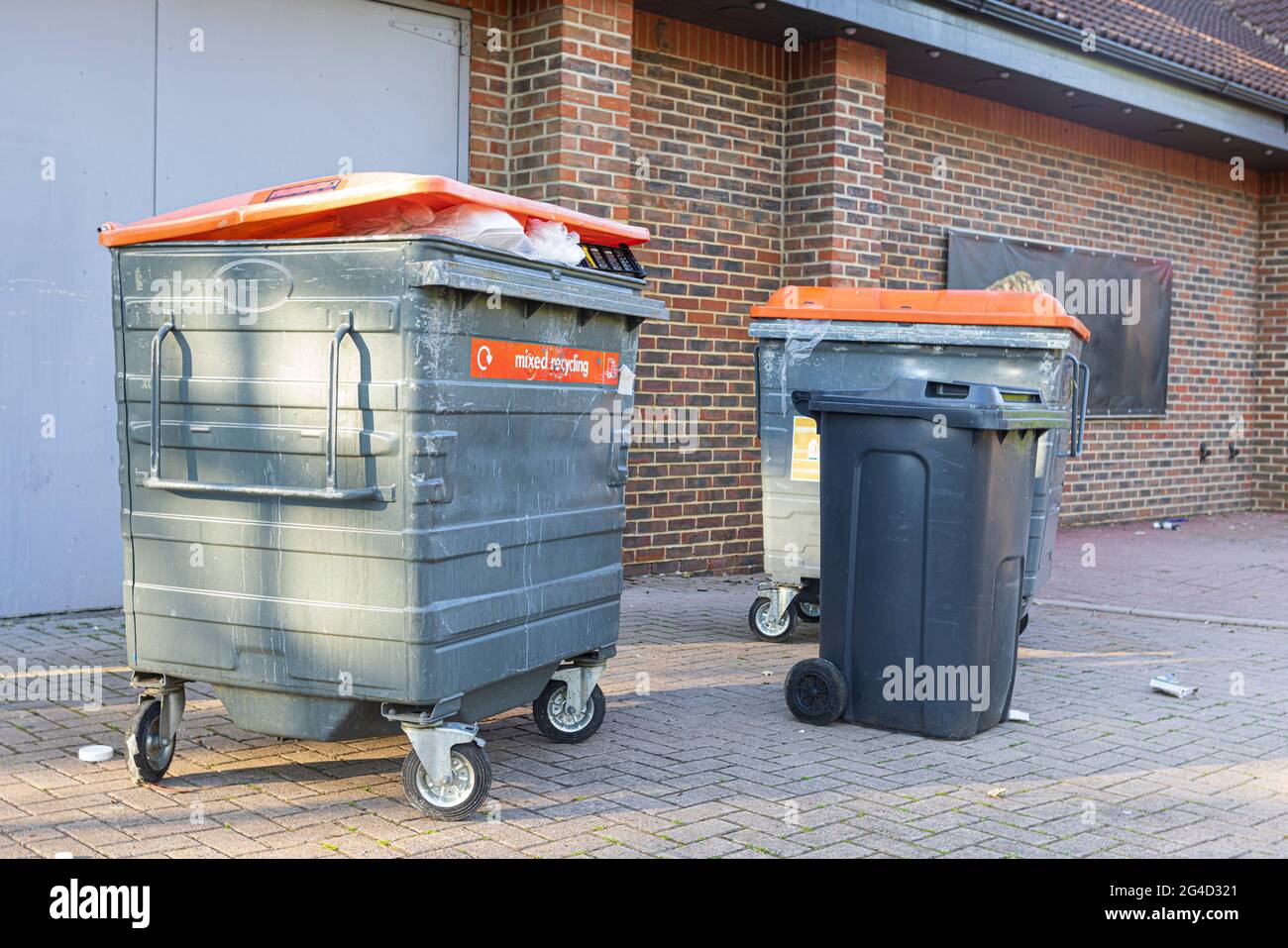 Recycle bins hi-res stock photography and images - Alamy