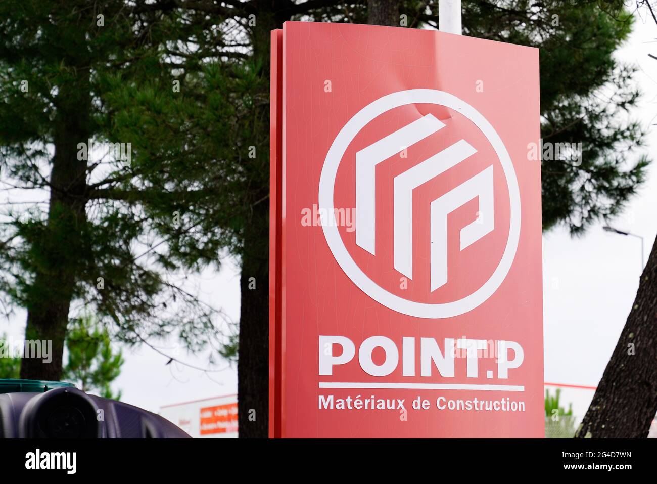 Bordeaux , Aquitaine France - 12 25 2020 : Point.P store chain brand ...