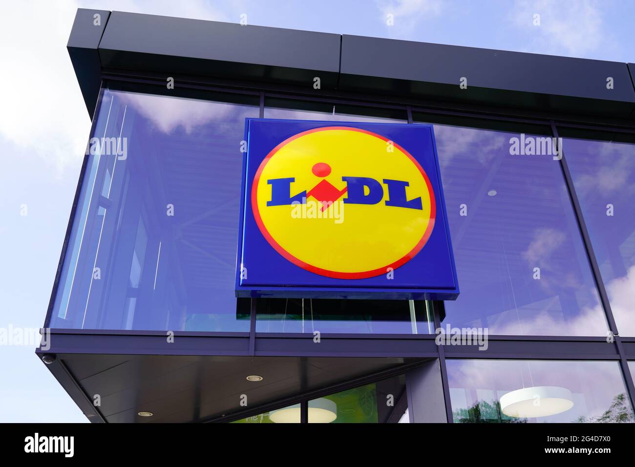 Bordeaux , Aquitaine France - 12 25 2020 : Lidl sign and brand logo of ...