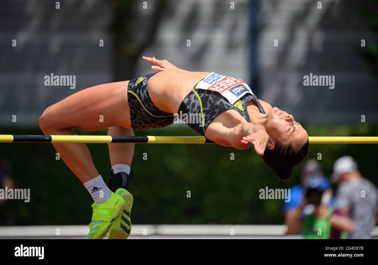 Maria huntington hi-res stock photography and images - Alamy