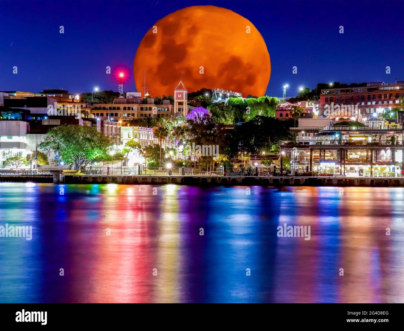 Panorama night view of Sydney Harbour and City Skyline of circular quay ...