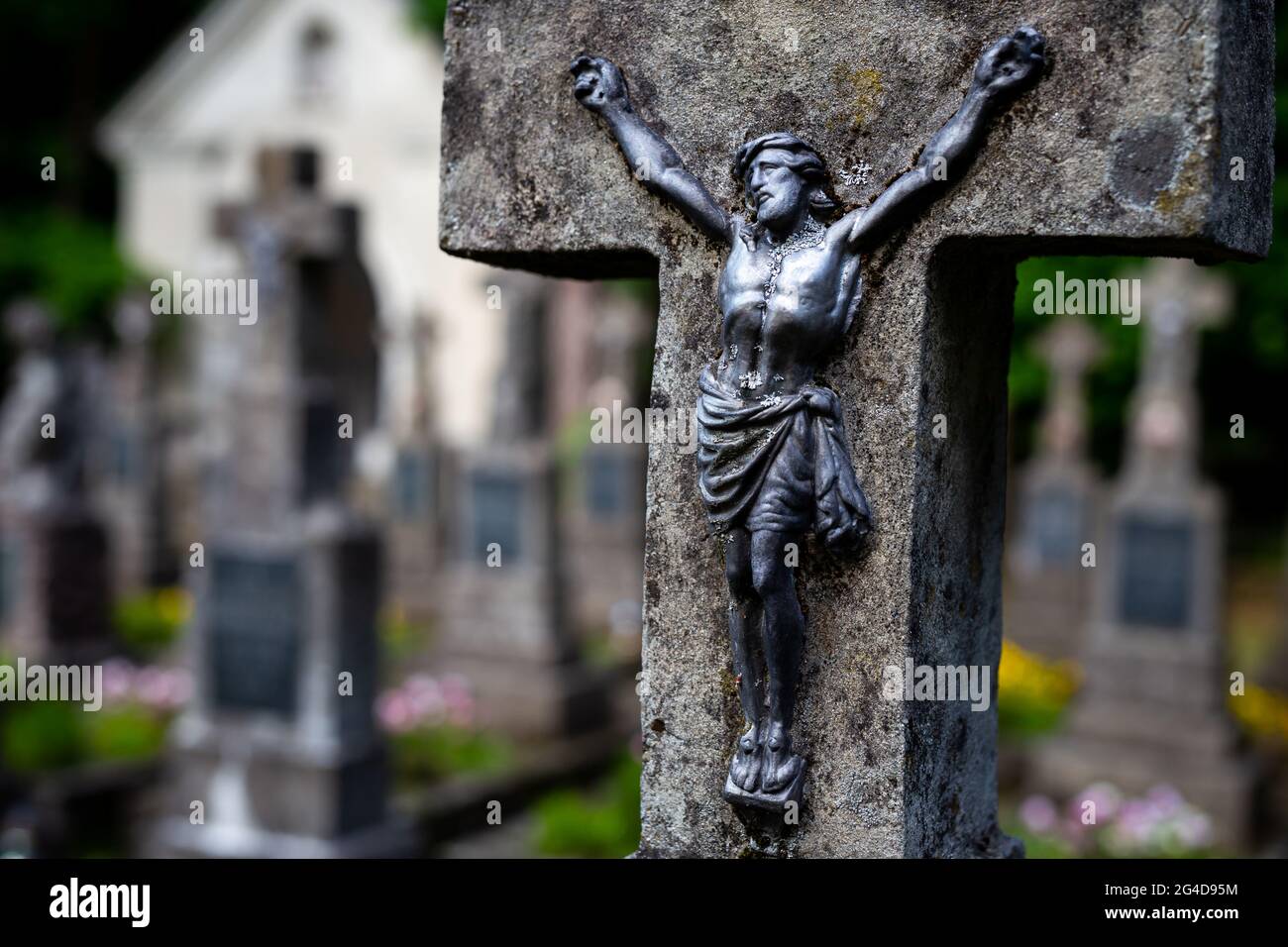 Jesus christ cross statue cemetery hi-res stock photography and images ...