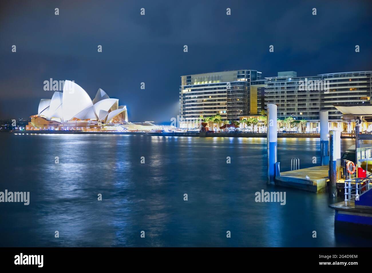 Panorama night view of Sydney Harbour and City Skyline of circular quay ...