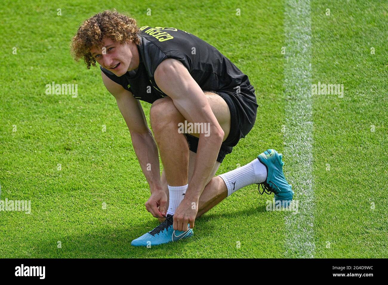Uefa euro 2020 group d football match hi-res stock photography and ...