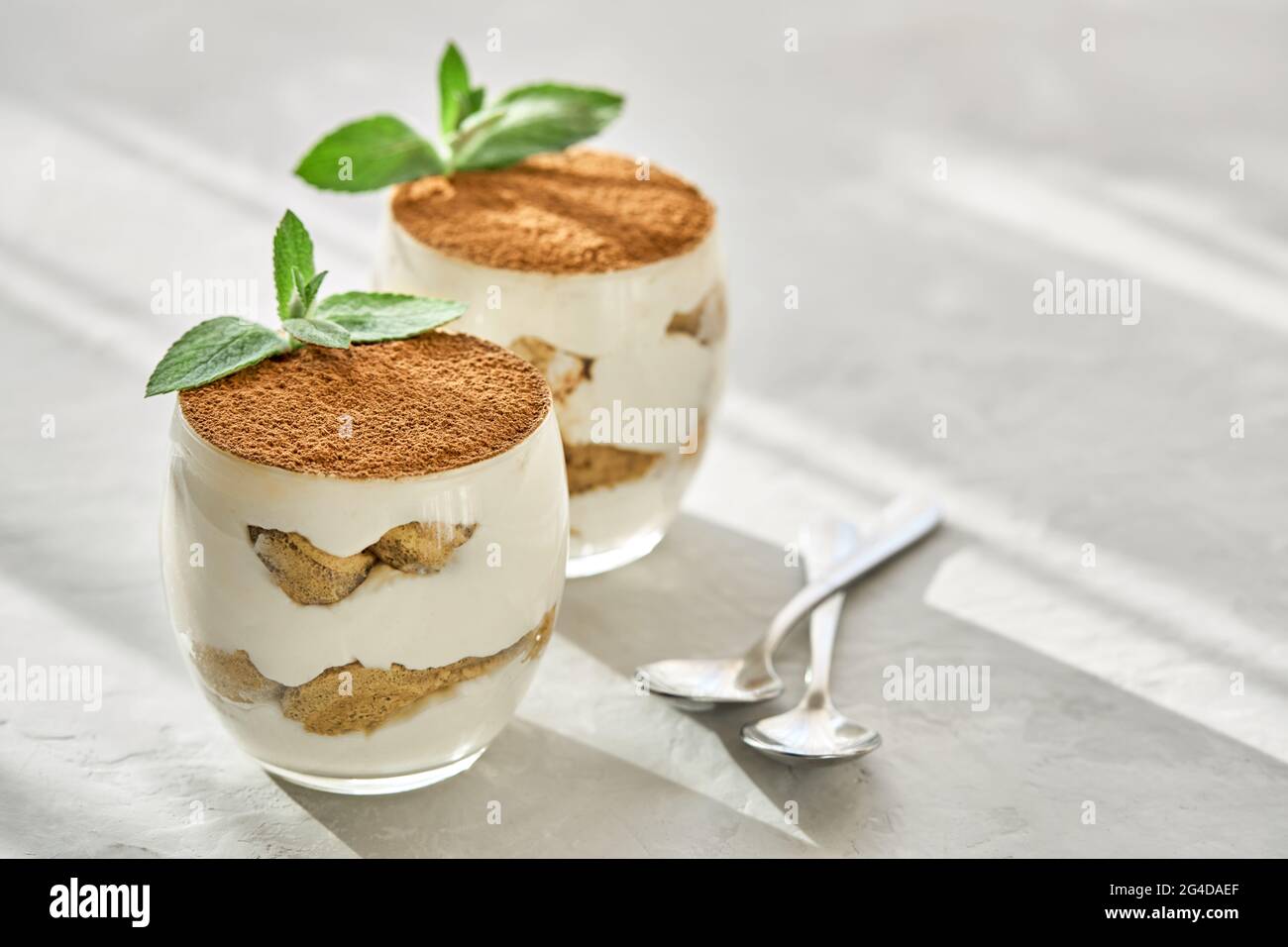 Tiramisu glass hi-res stock photography and images - Alamy