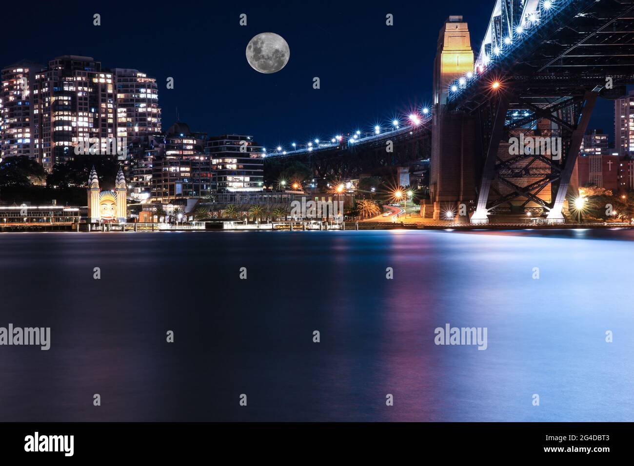 Panorama night view of Sydney Harbour and City Skyline of circular quay ...