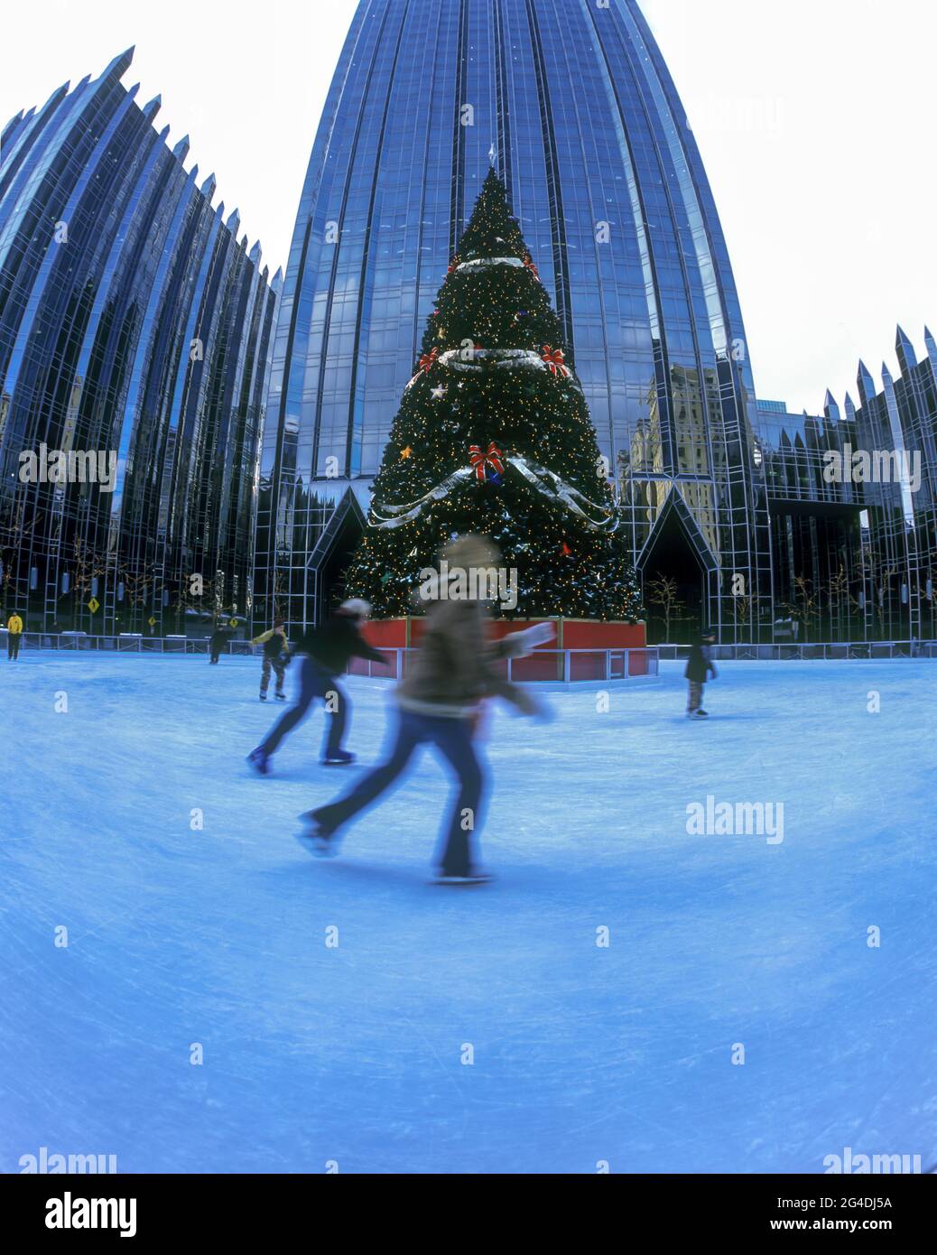 2006 HISTORICAL CHRISTMAS TREE PPG PLACE TOWER (© PHILIP JOHNSON / JOHN ...