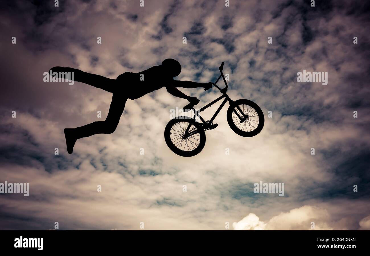 Ramp silhouette hi-res stock photography and images - Alamy