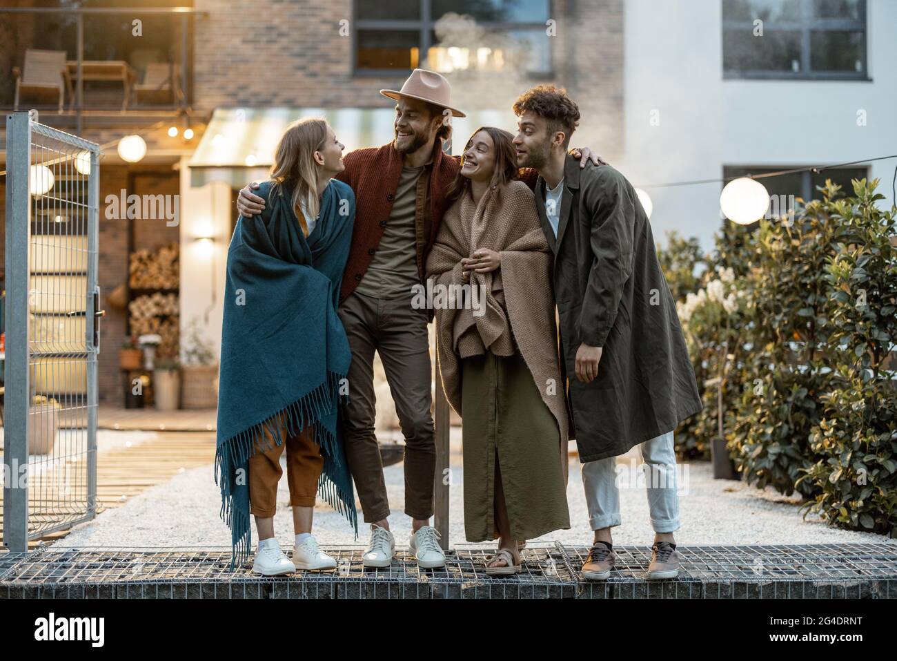 House friends smiling group hi-res stock photography and images - Alamy