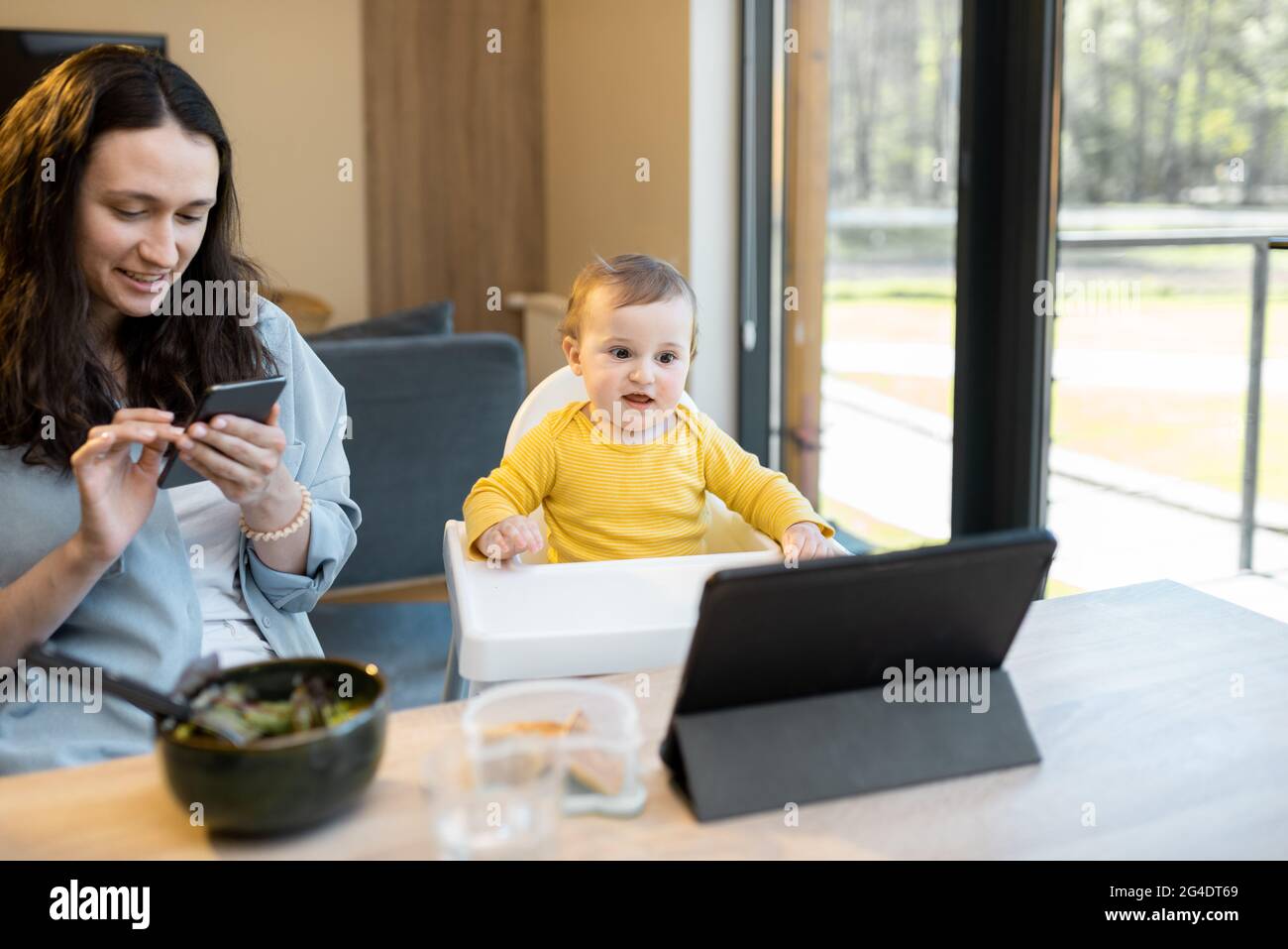 Family gadgets hi-res stock photography and images - Alamy