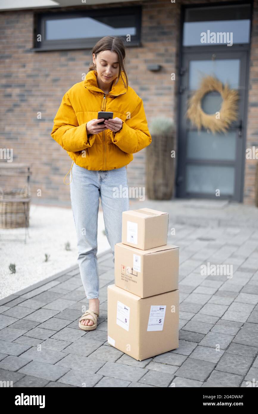 Online receive hi-res stock photography and images - Alamy