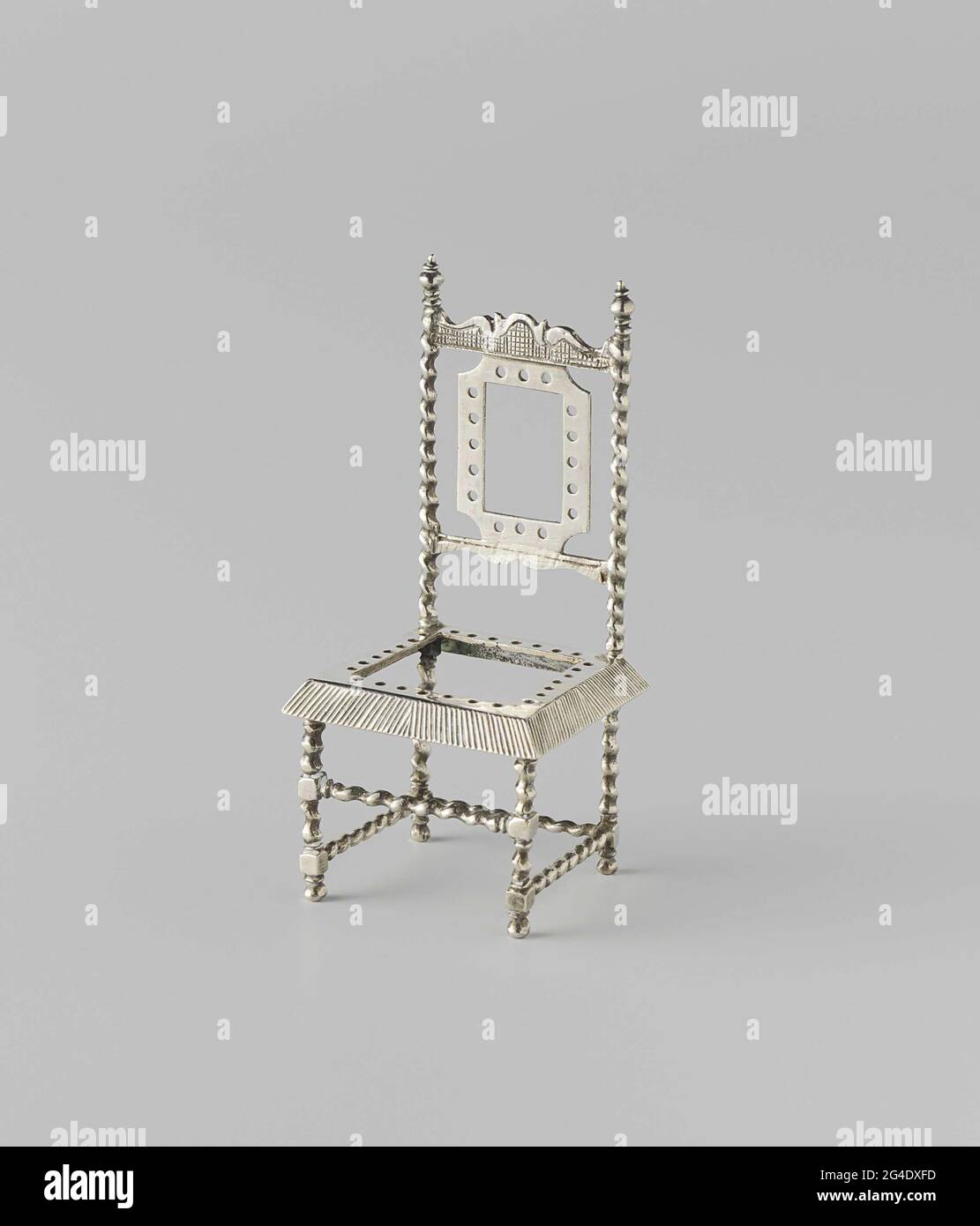 . Chair on four twisted legs, between twisted sports. The back styles ...