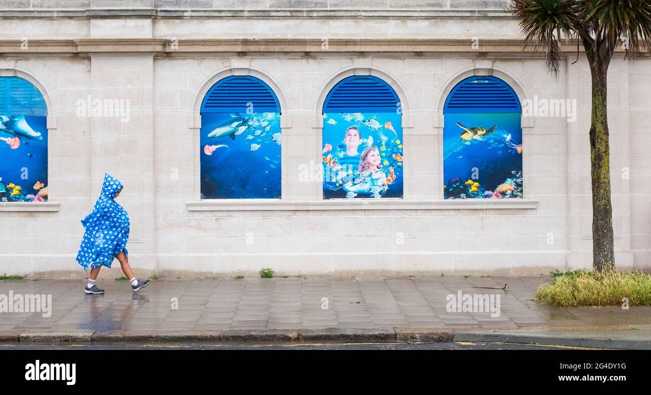 English seaside rain hi-res stock photography and images - Alamy