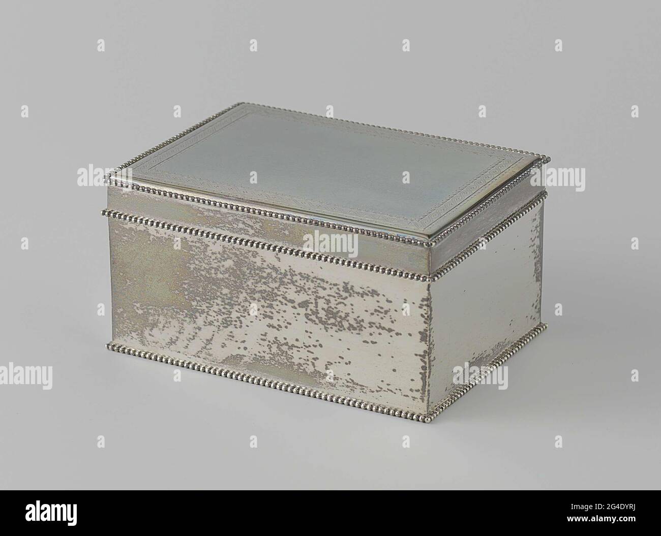 . These two plain containers are decorated only with a beaded edge ...