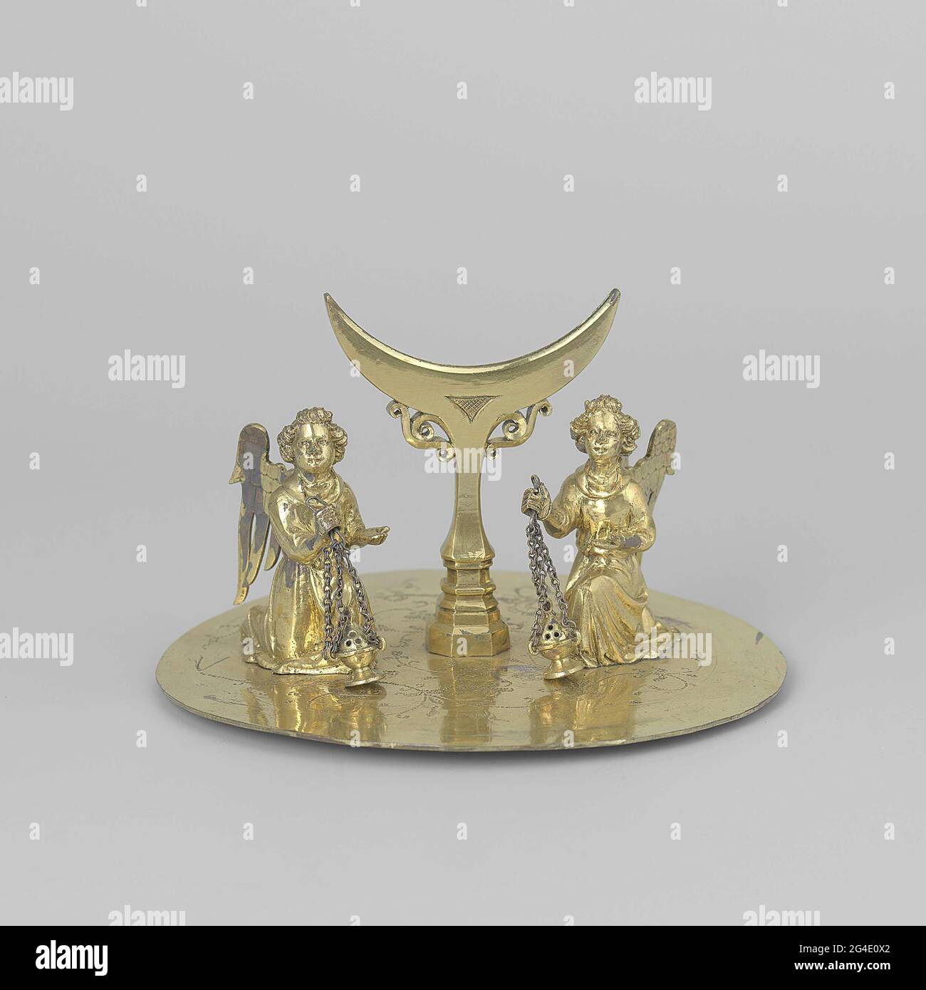 . A lunula is a container for the sacred host, a wafer of bread that ...