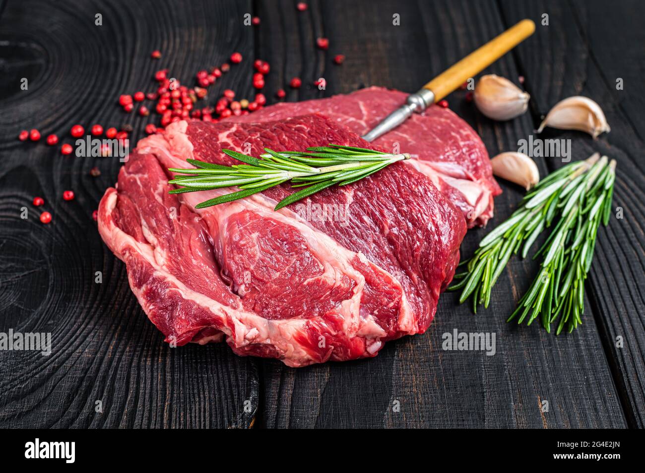 Raw beef chuck roll hi-res stock photography and images - Alamy