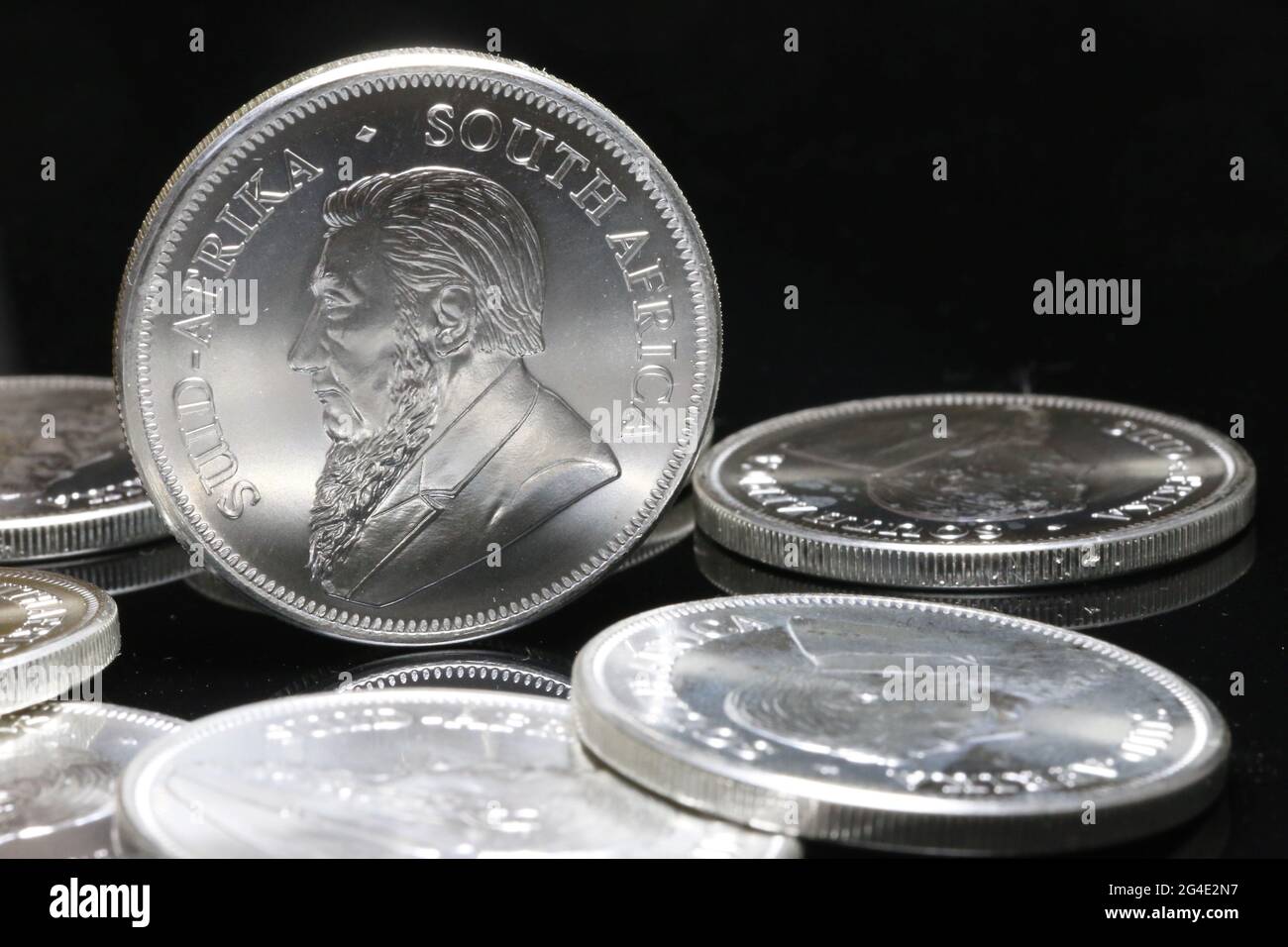 Silver krugerrand hi-res stock photography and images - Alamy