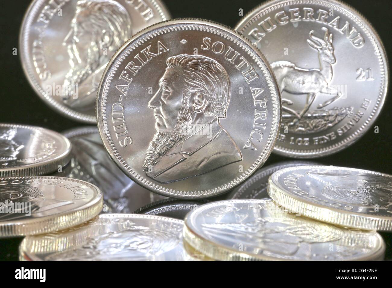 Silver krugerrand hi-res stock photography and images - Alamy