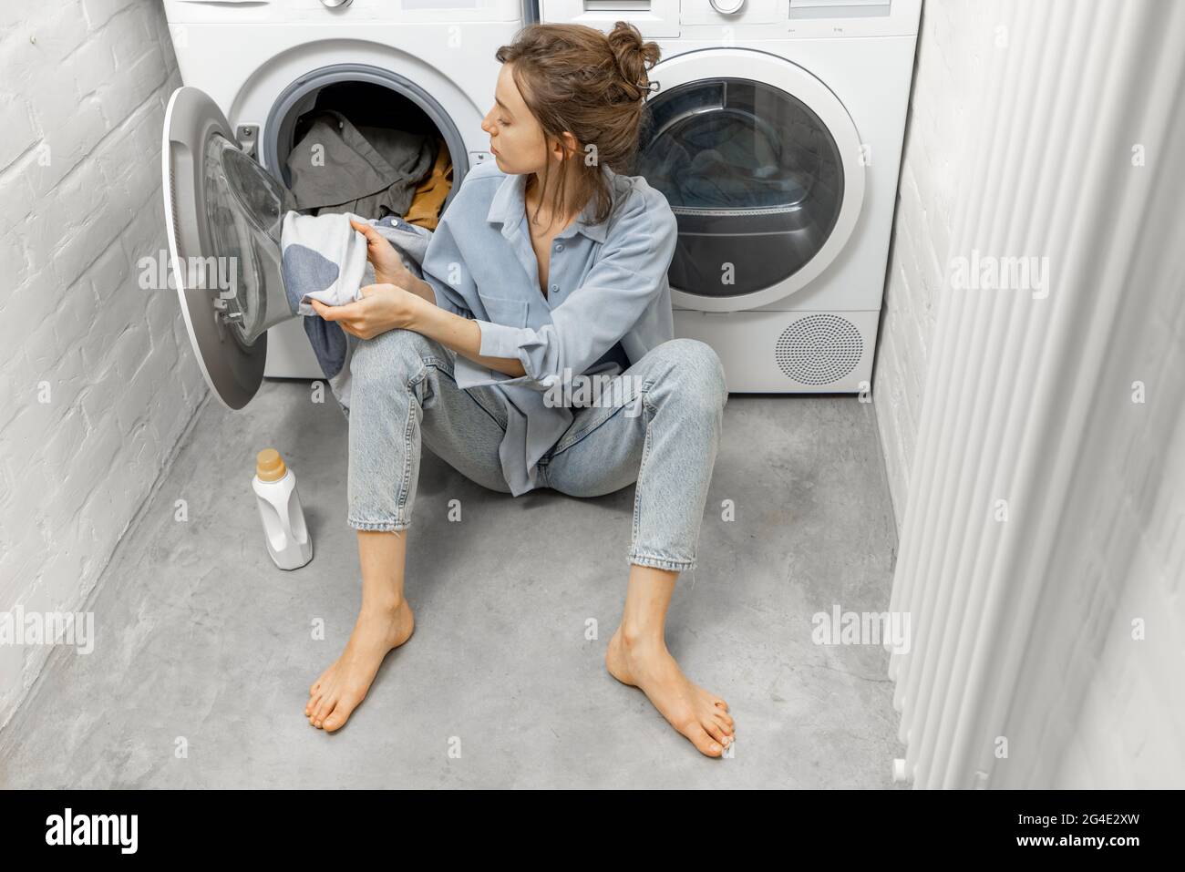 Home washing hi-res stock photography and images - Alamy