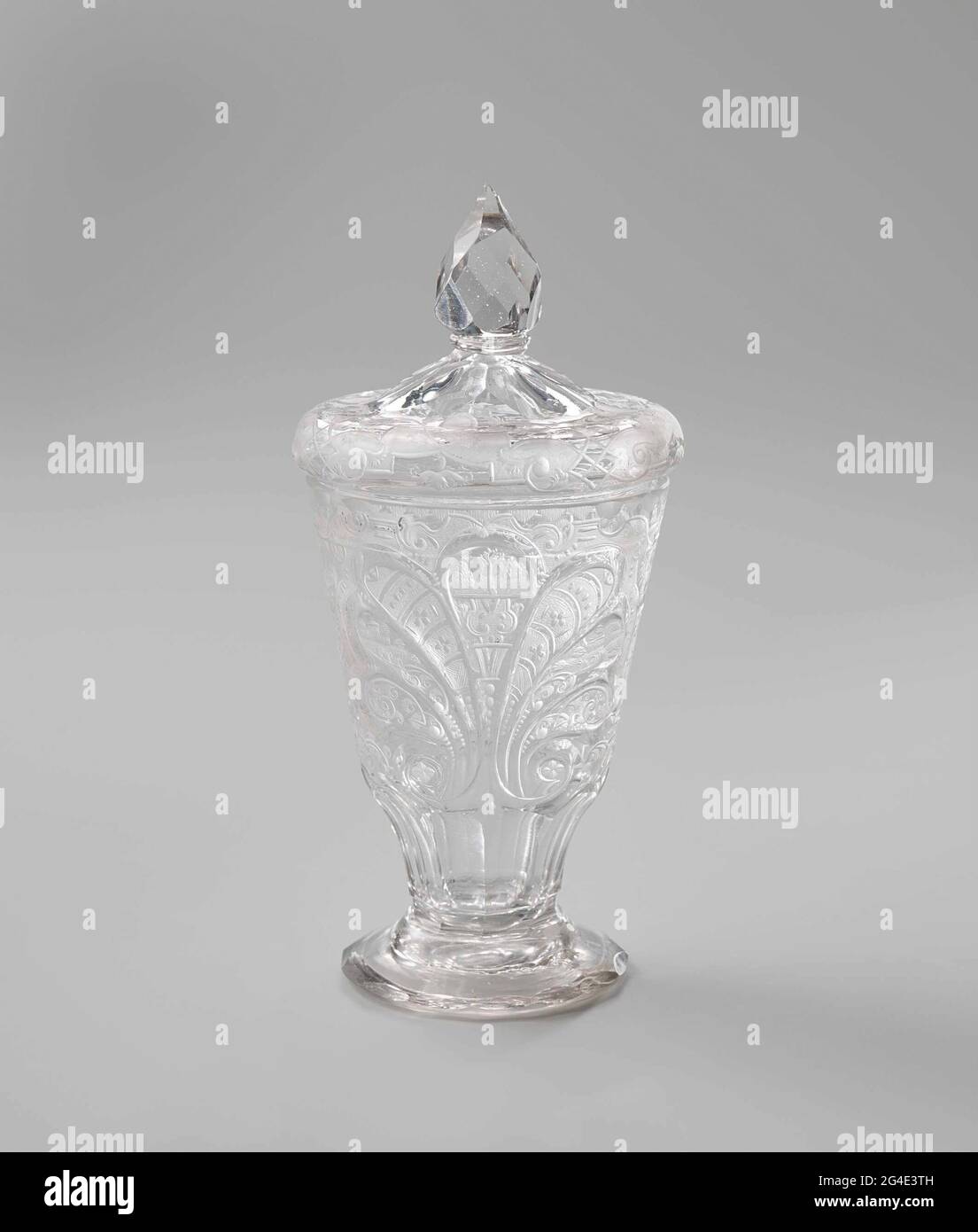 Six times lobed chalice hi-res stock photography and images - Alamy