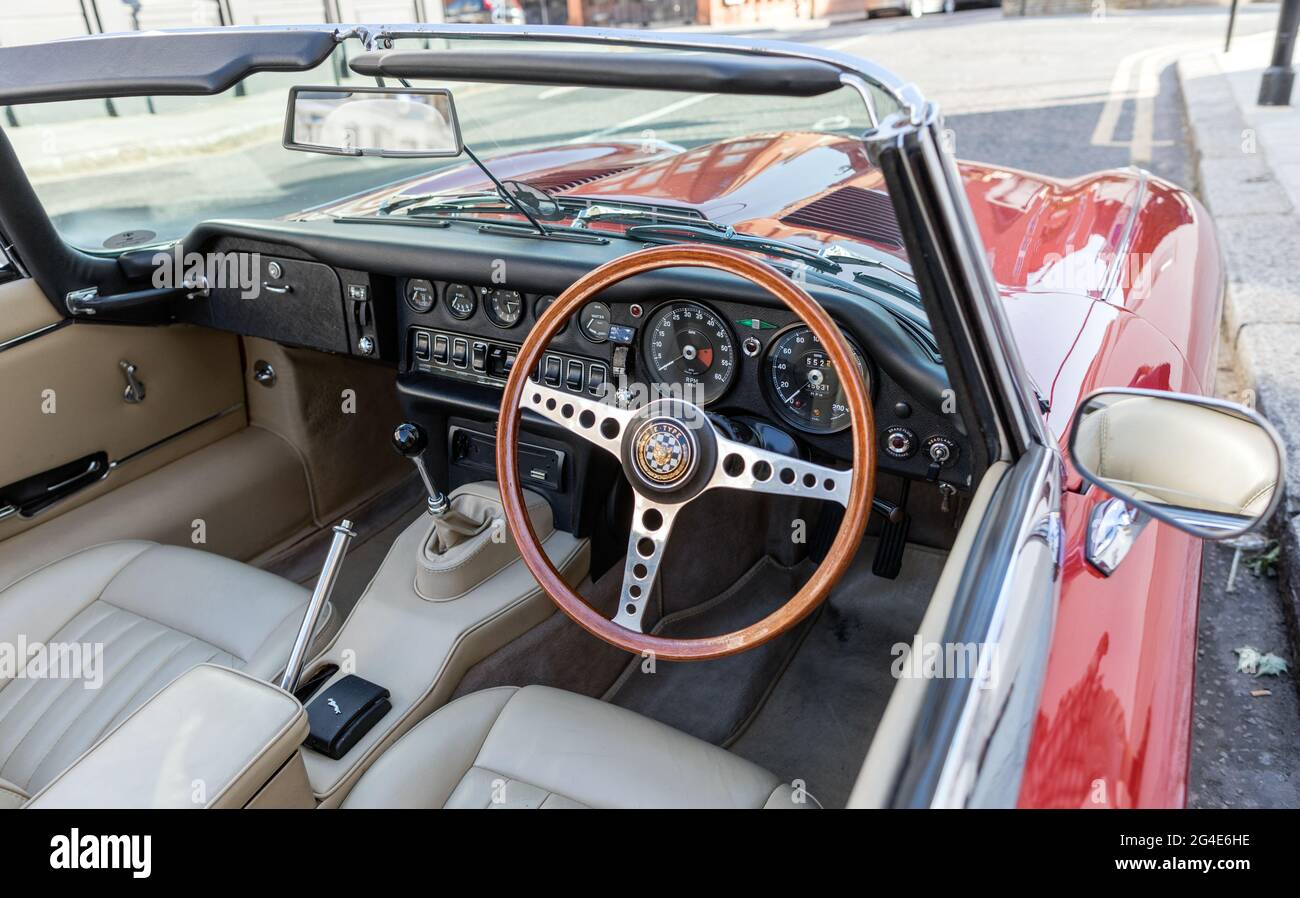 Jaguar e type interior hi-res stock photography and images - Alamy