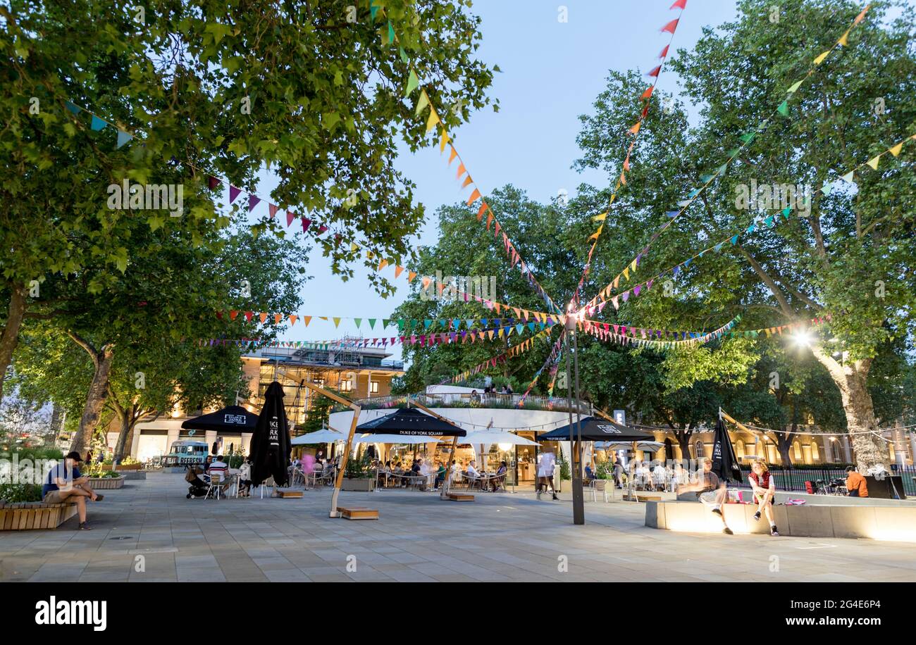 Cafe duke of yorks square hi-res stock photography and images - Alamy