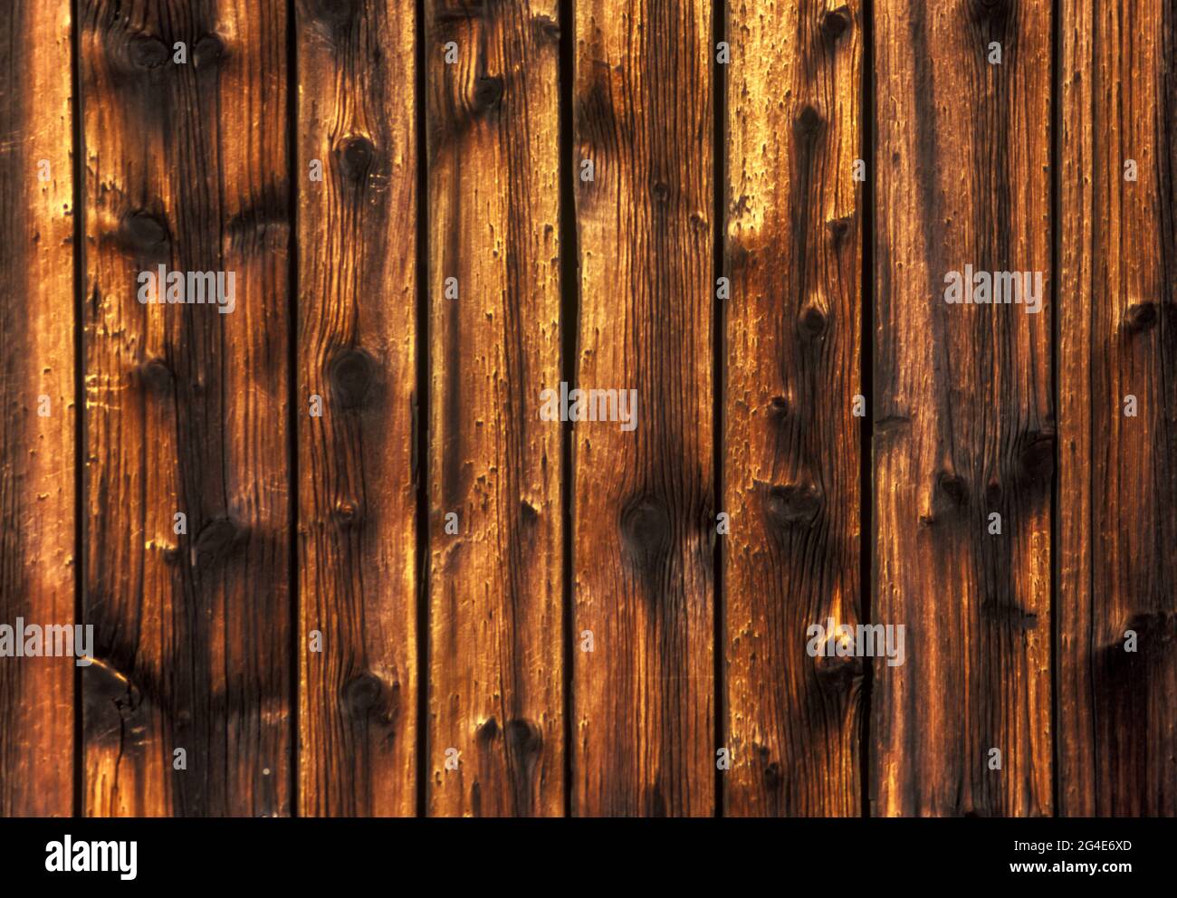 Aged wooden barn weathered hi-res stock photography and images - Alamy