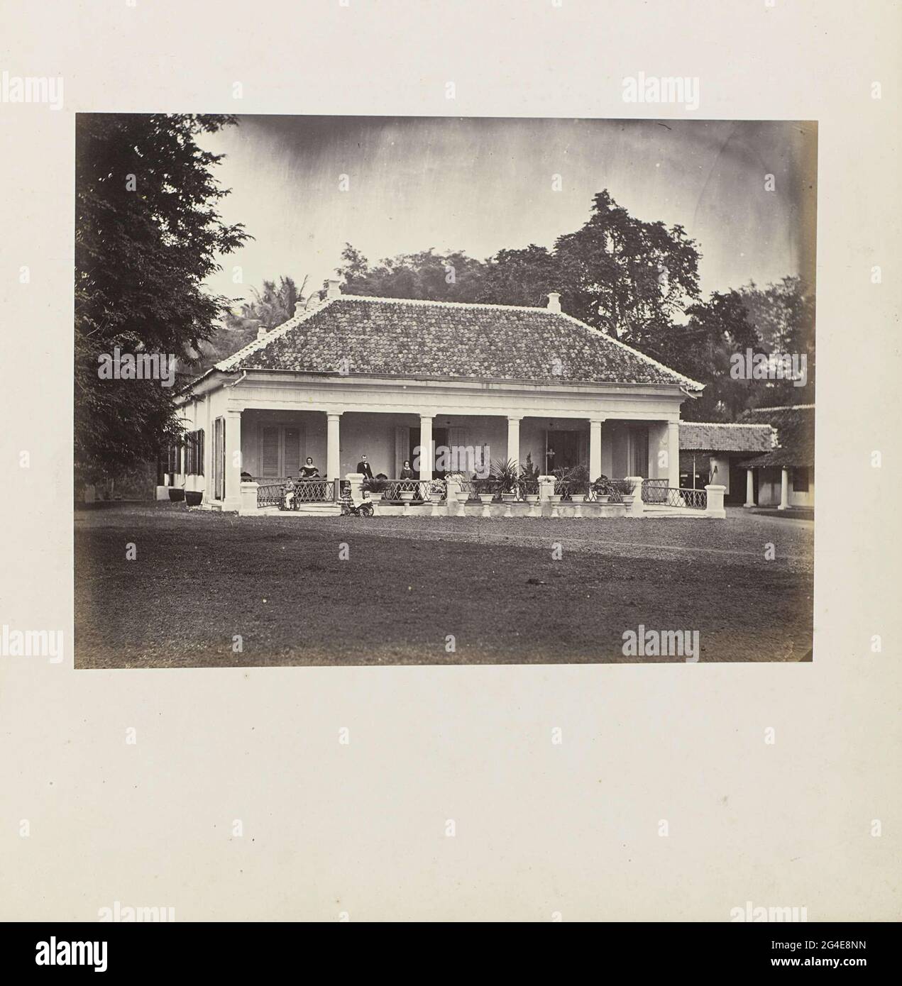 . A house in Batavia, possibly to Koningsplein. The family with three ...